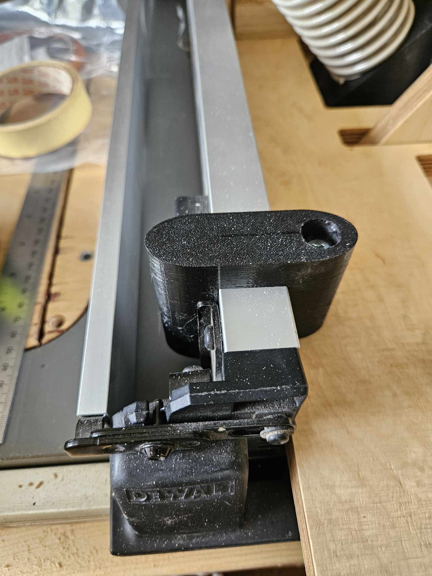 Dewalt 7492 Router Fence par PanLyzwa | Téléchargez gratuitement un ...