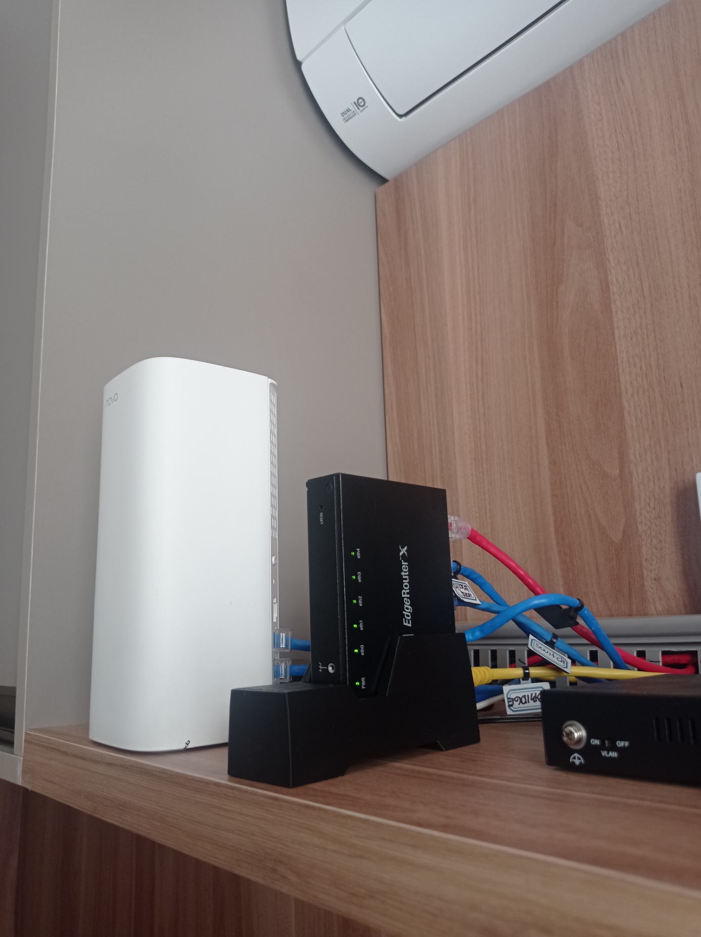 Edgerouter X vertical mount by RobimXD | Download free STL model ...