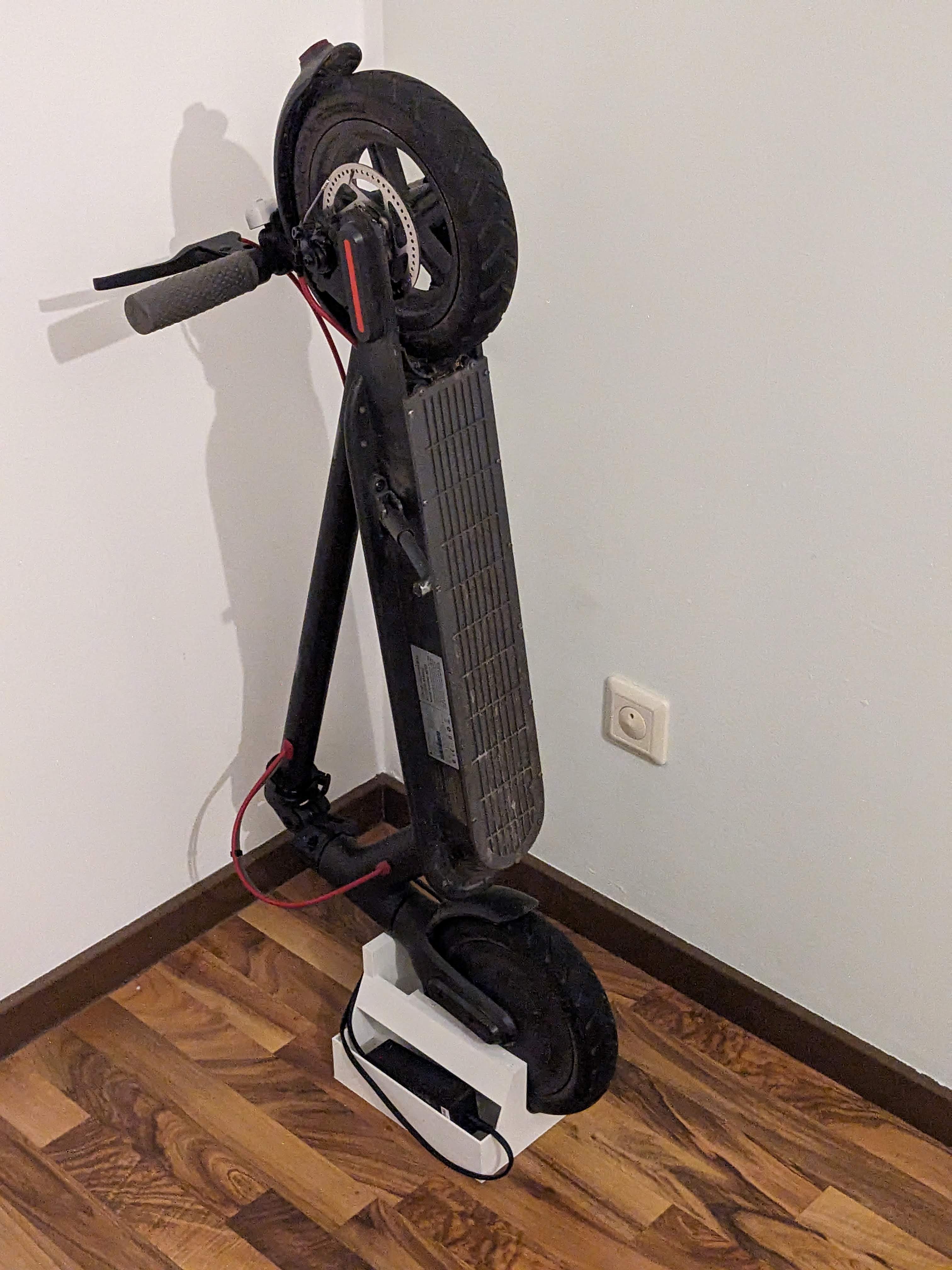 Stand for Scooter Xiaomi m365 by abzyweb | Download free STL model ...