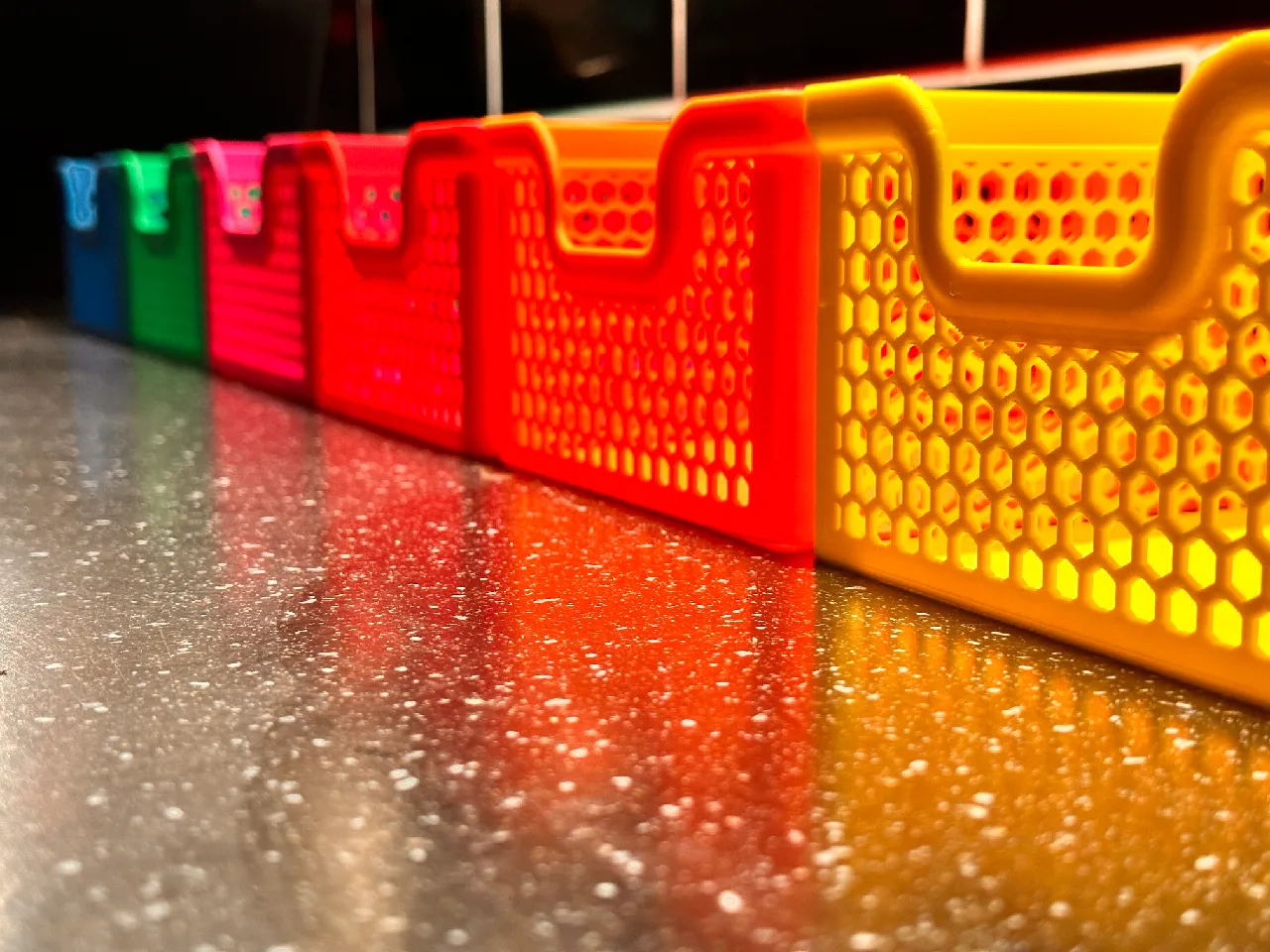 Rectangular 140x200mm Stacking Baskets & Lid - Hexagon Pattern by ...