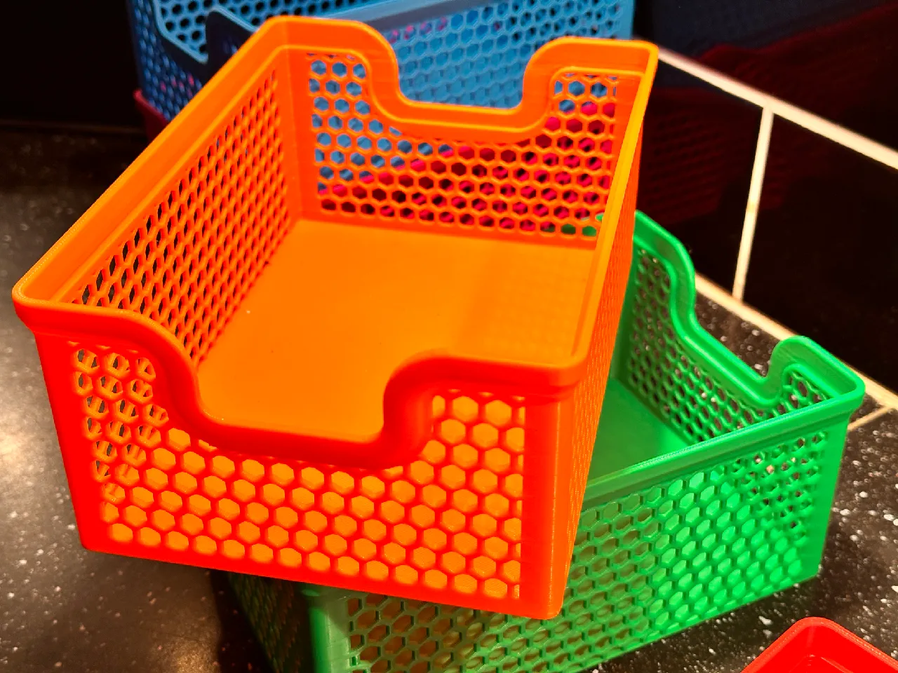 Rectangular 140x200mm Stacking Baskets & Lid - Hexagon Pattern by ...