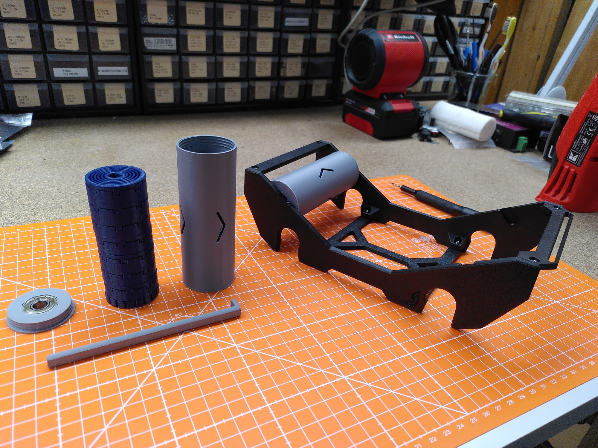Auto-Rewind Spool Holder for RepRack - Large Edition by Evil Duck ...