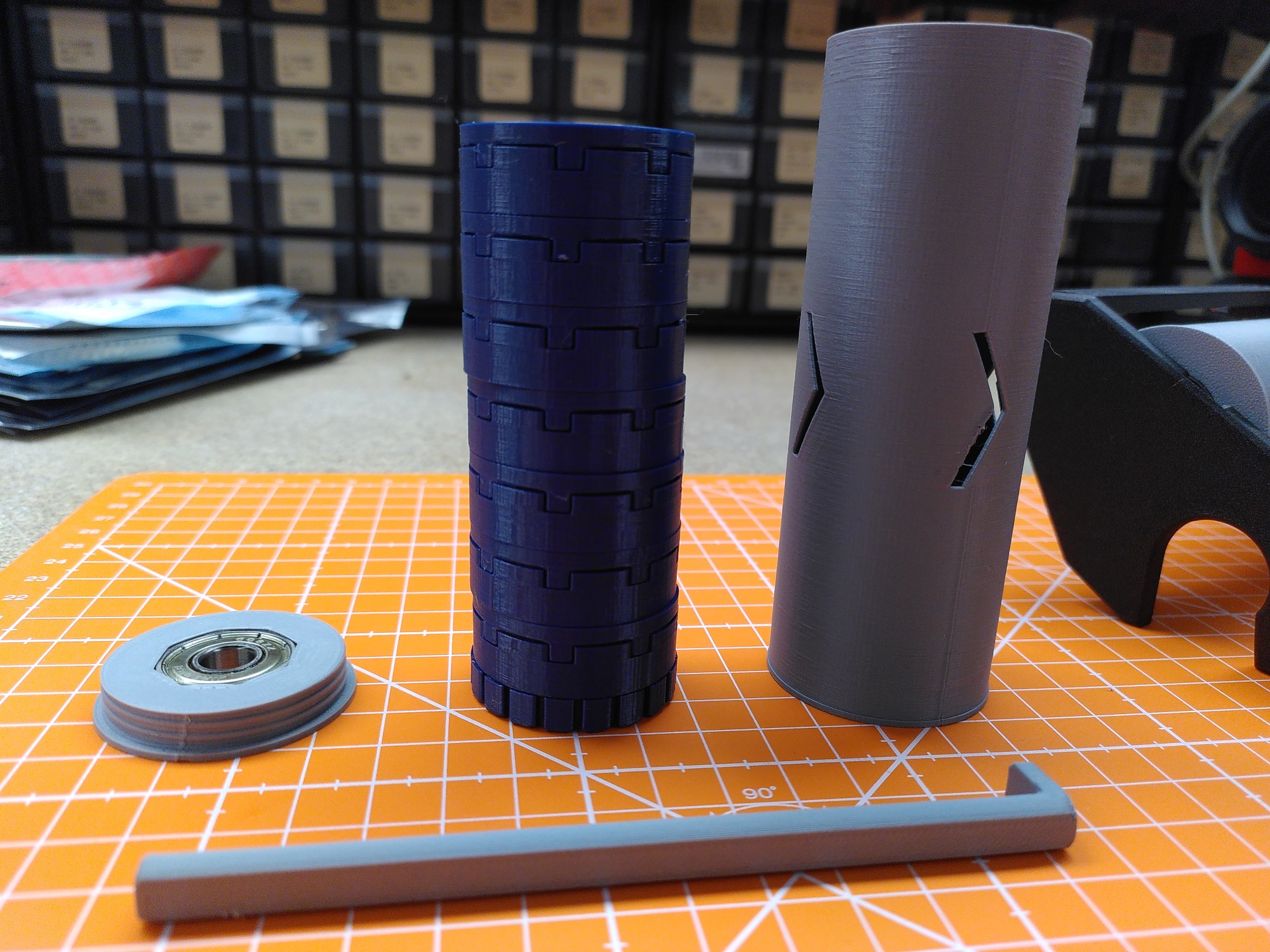 Auto-Rewind Spool Holder for RepRack - Large Edition by Evil Duck ...