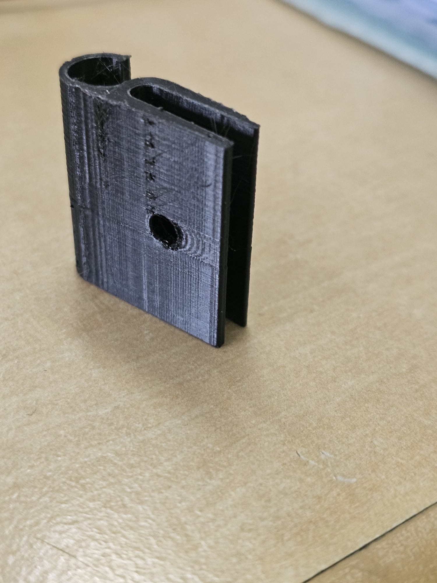Sliding Glass Clip By Pietro Ricciardi Download Free Stl Model