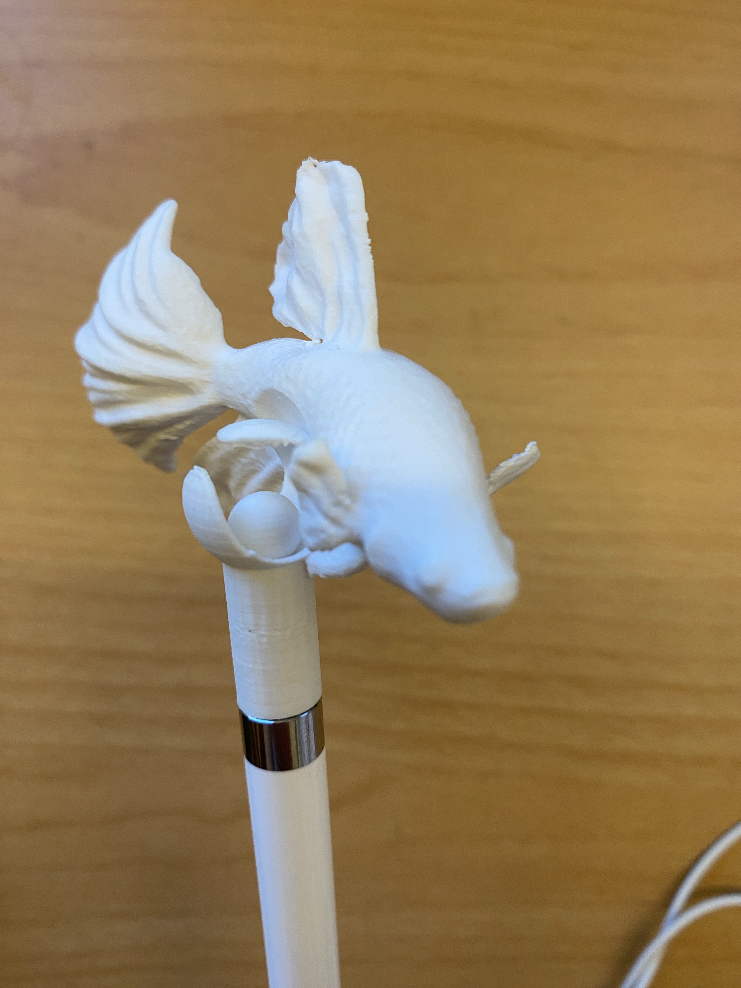 Apple Pen Cap with Fish by LiLo | Download free STL model | Printables.com