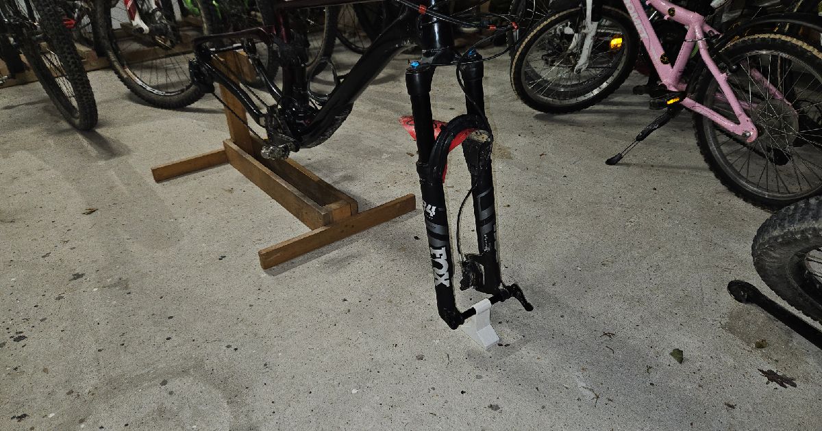 Bike fork stand - 15mm axle by Piotr Ziemiański | Download free STL ...
