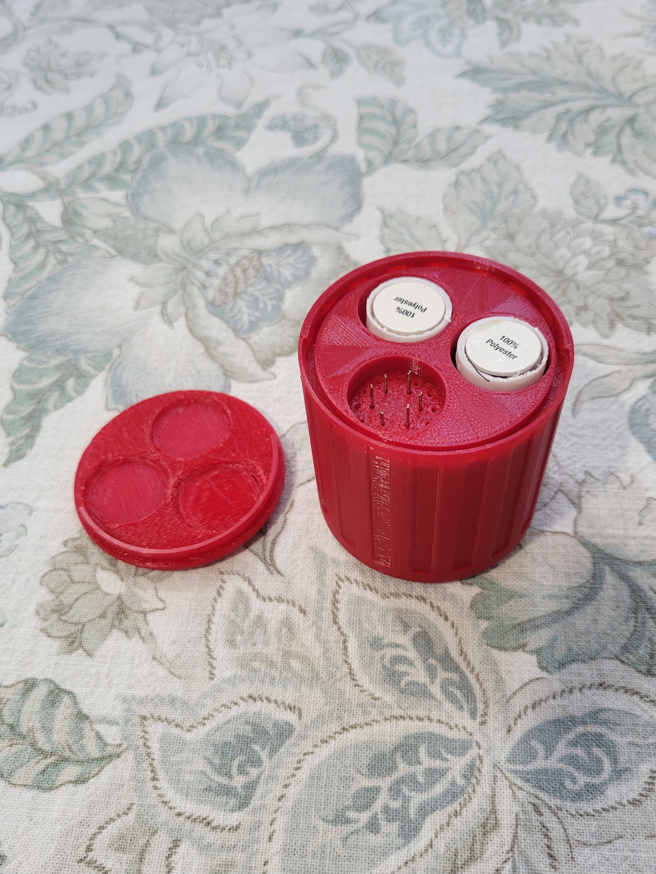 Needle and Thread Holder by The Eraser | Download free STL model ...