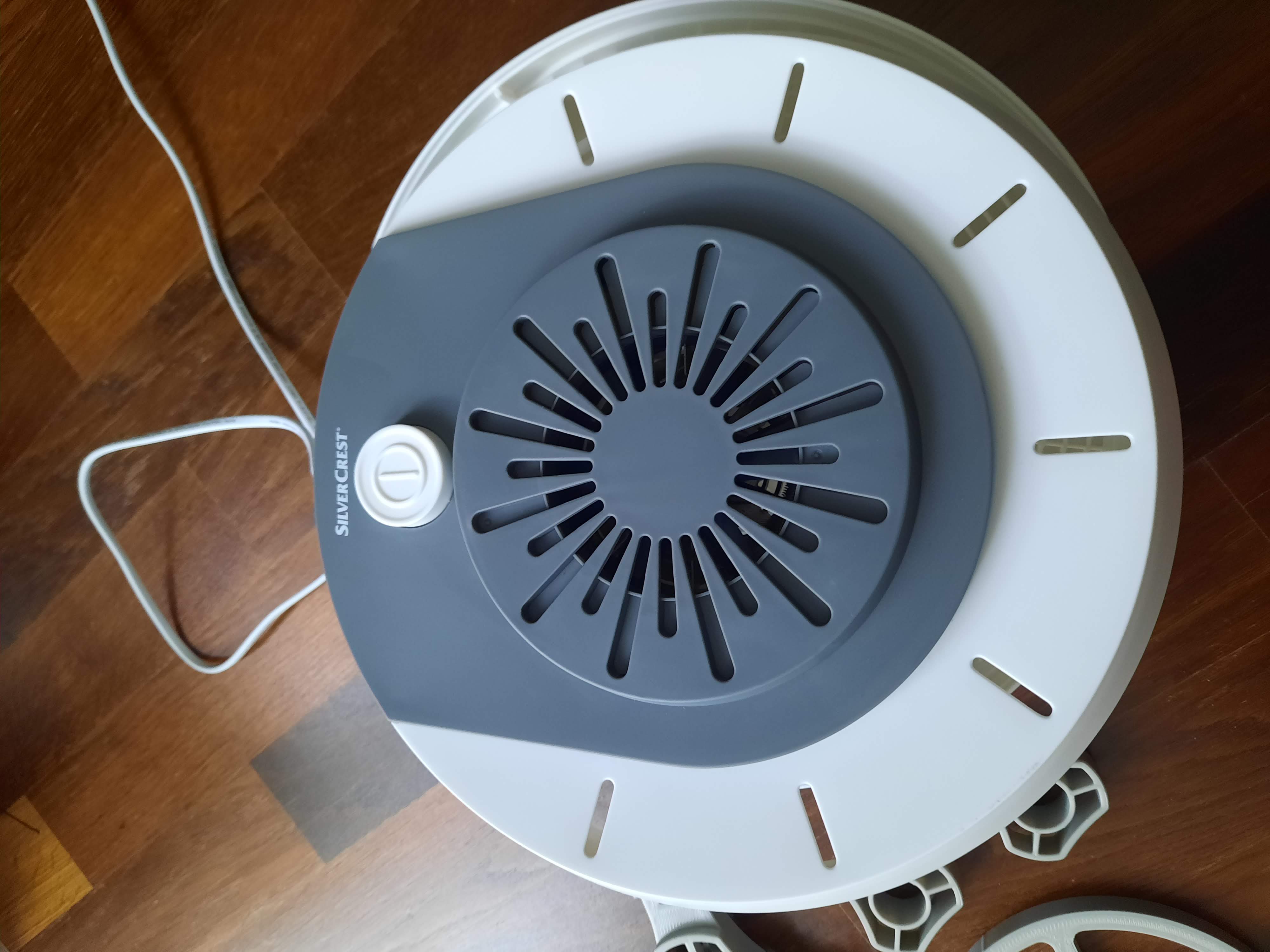 Horizontal spool holder for dehydrator by Alexandre M. | Download free ...