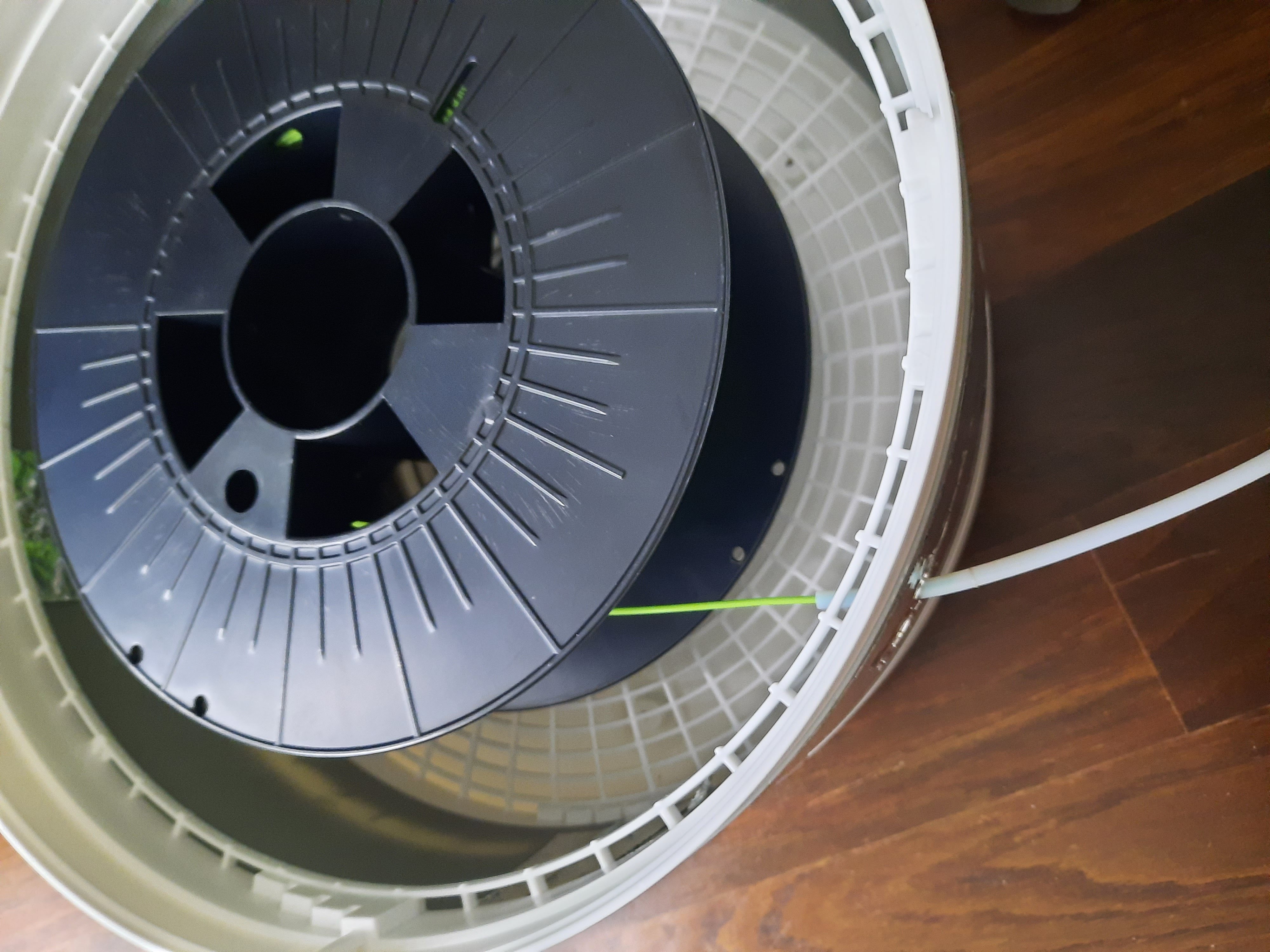 Horizontal spool holder for dehydrator by Alexandre M. | Download free ...