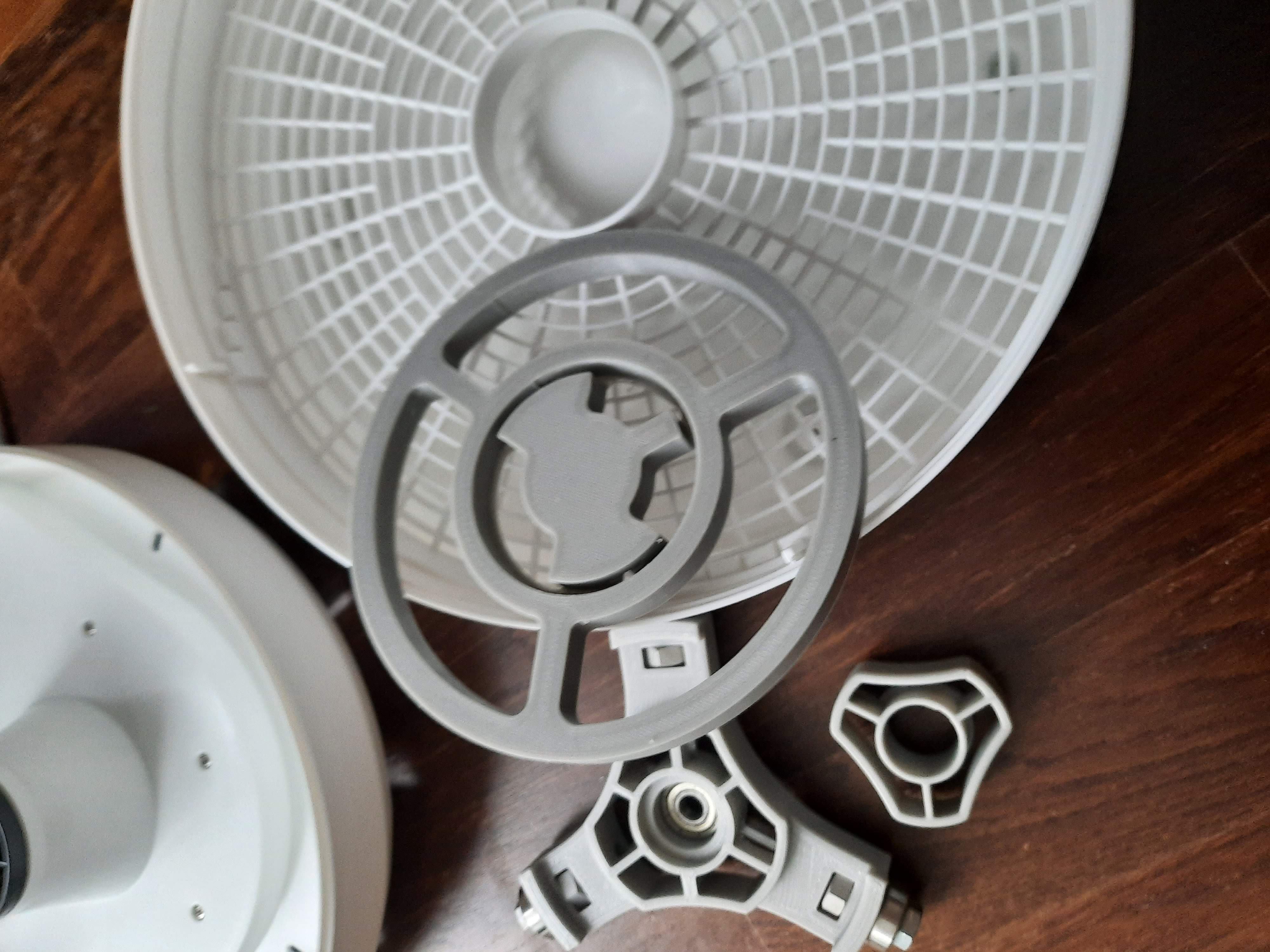 Horizontal spool holder for dehydrator by Alexandre M. | Download free ...