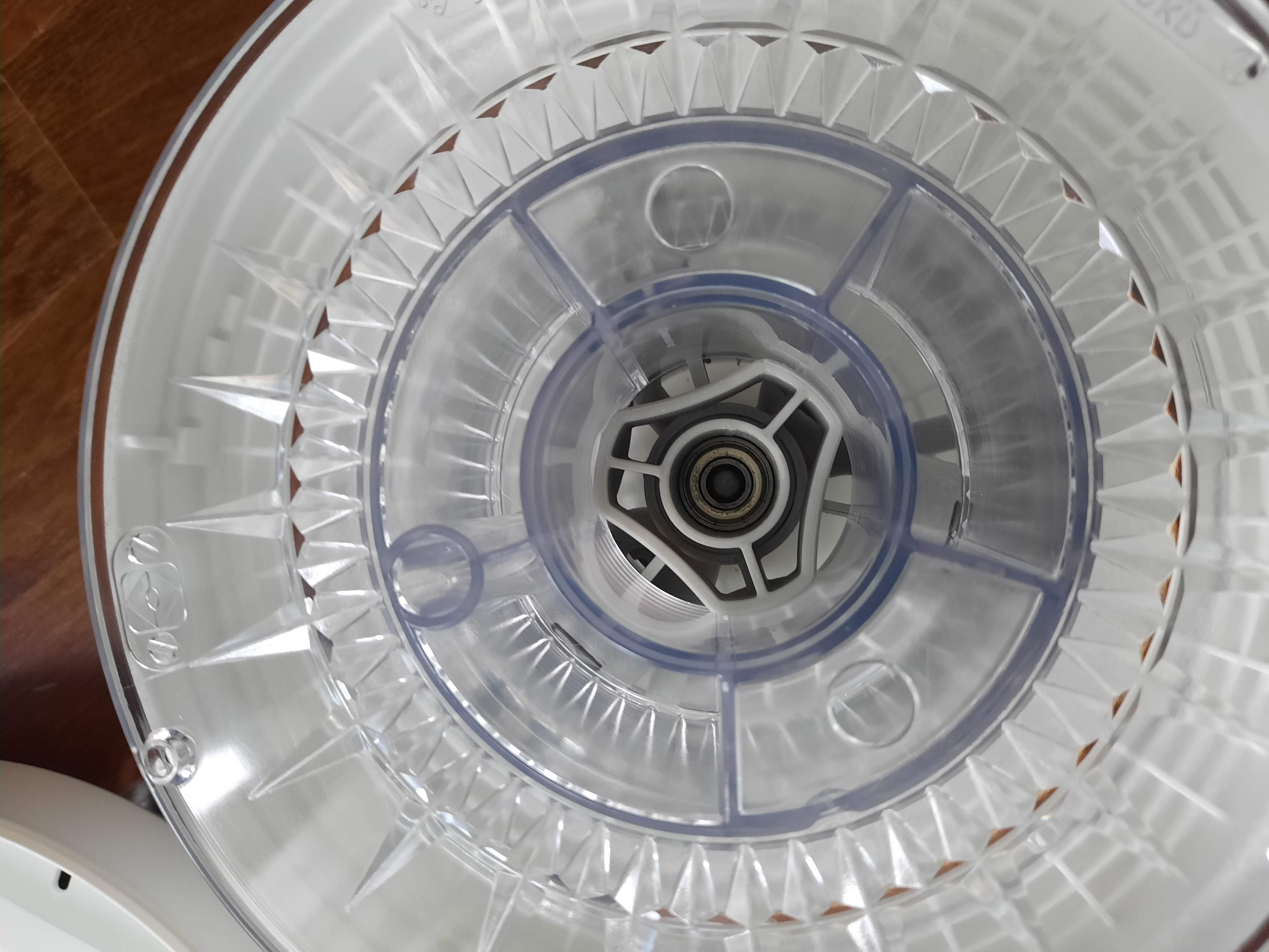Horizontal spool holder for dehydrator by Alexandre M. | Download free ...