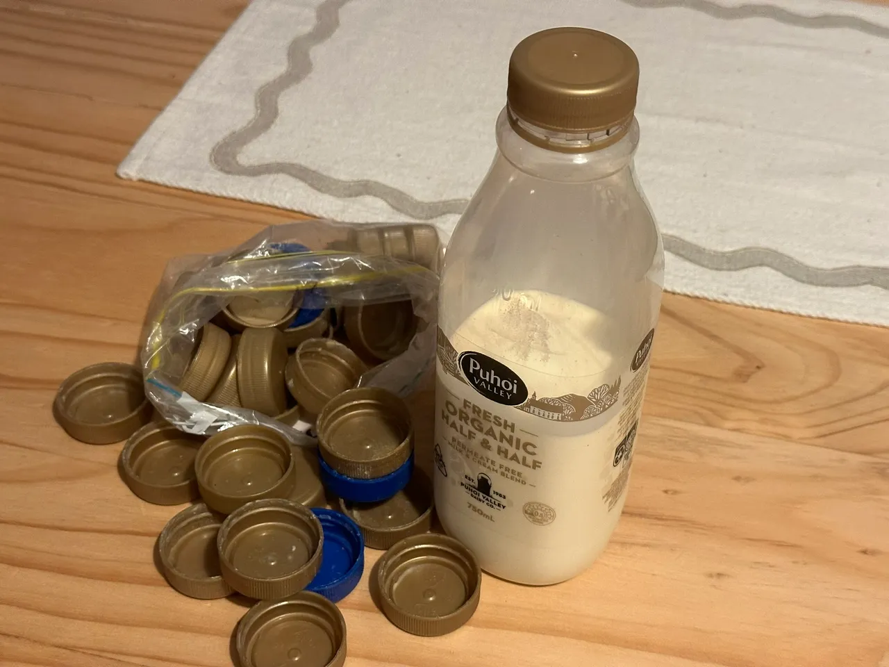 Small container for 38-400 bottle lid (includes neck/thread stl for own ...