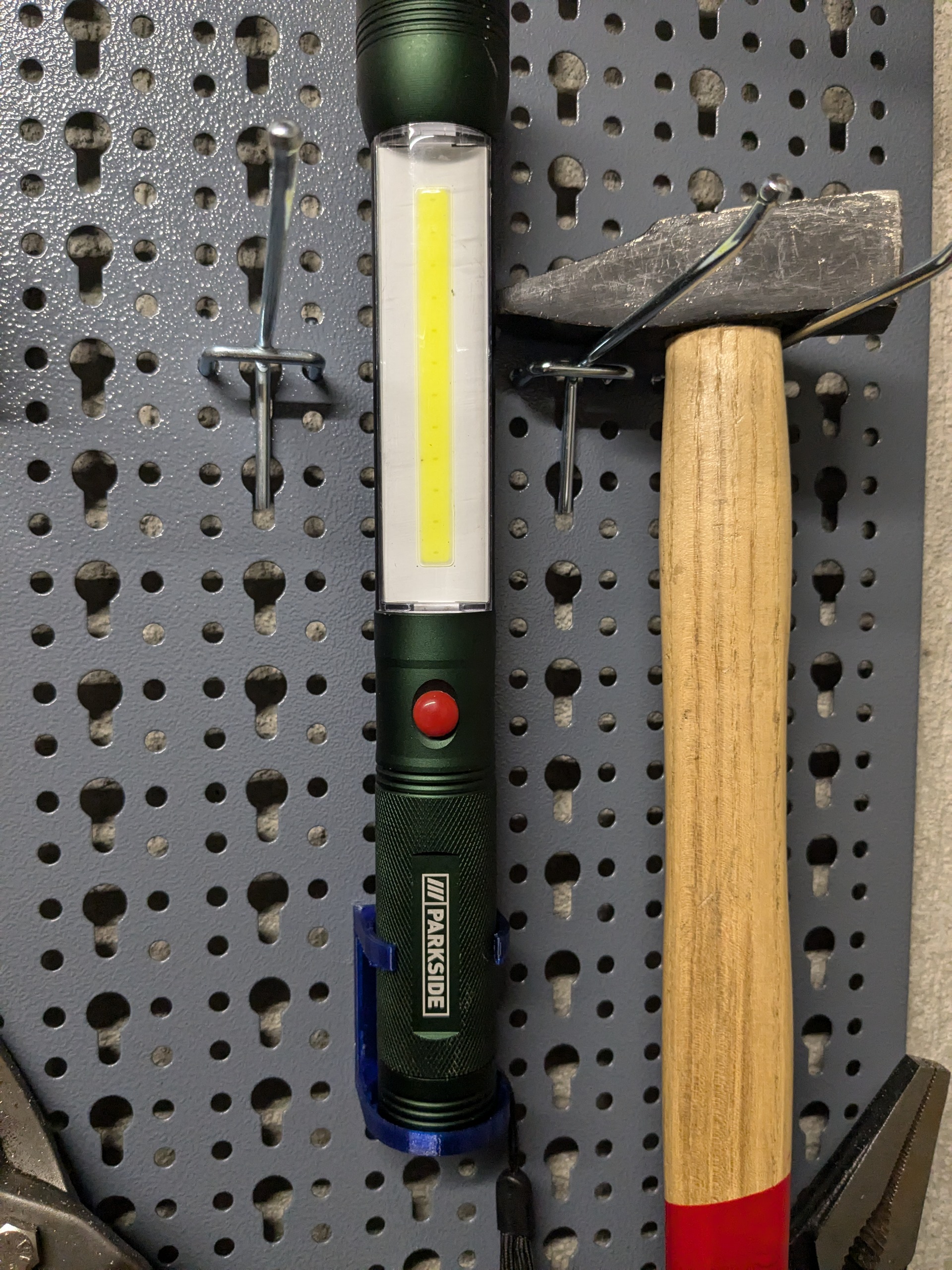 Parkside flashlight holder (20mm diameter) by Chartreusito | Download ...