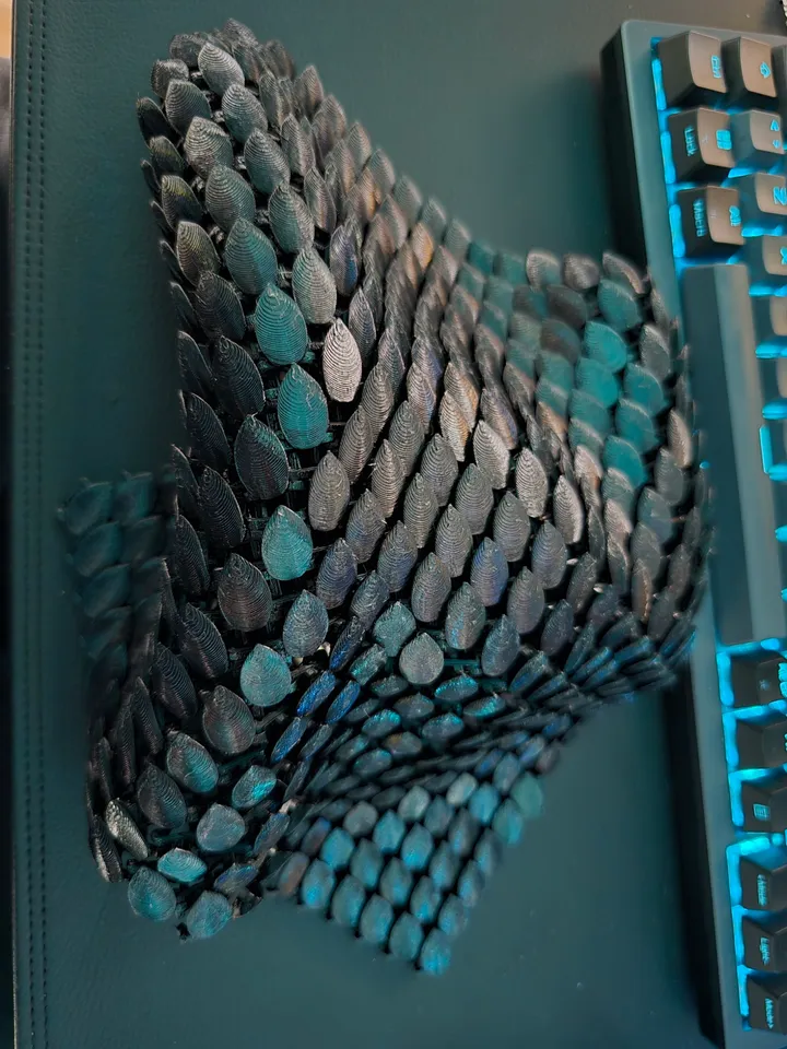 Dragon Scales Chainmail by DotCom Artwork | Download free STL model ...