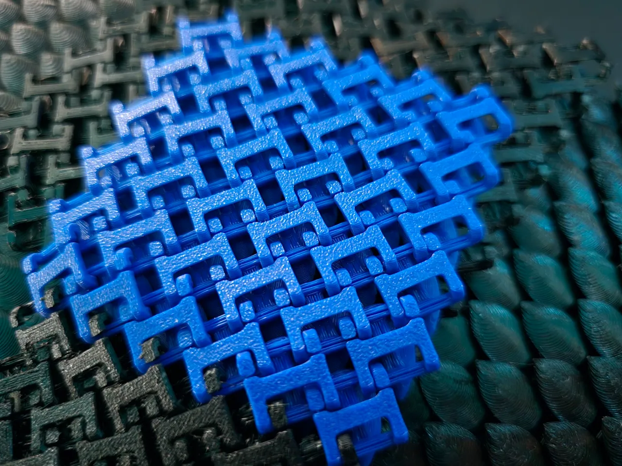 Dragon Scales Chainmail by DotCom Artwork | Download free STL model ...