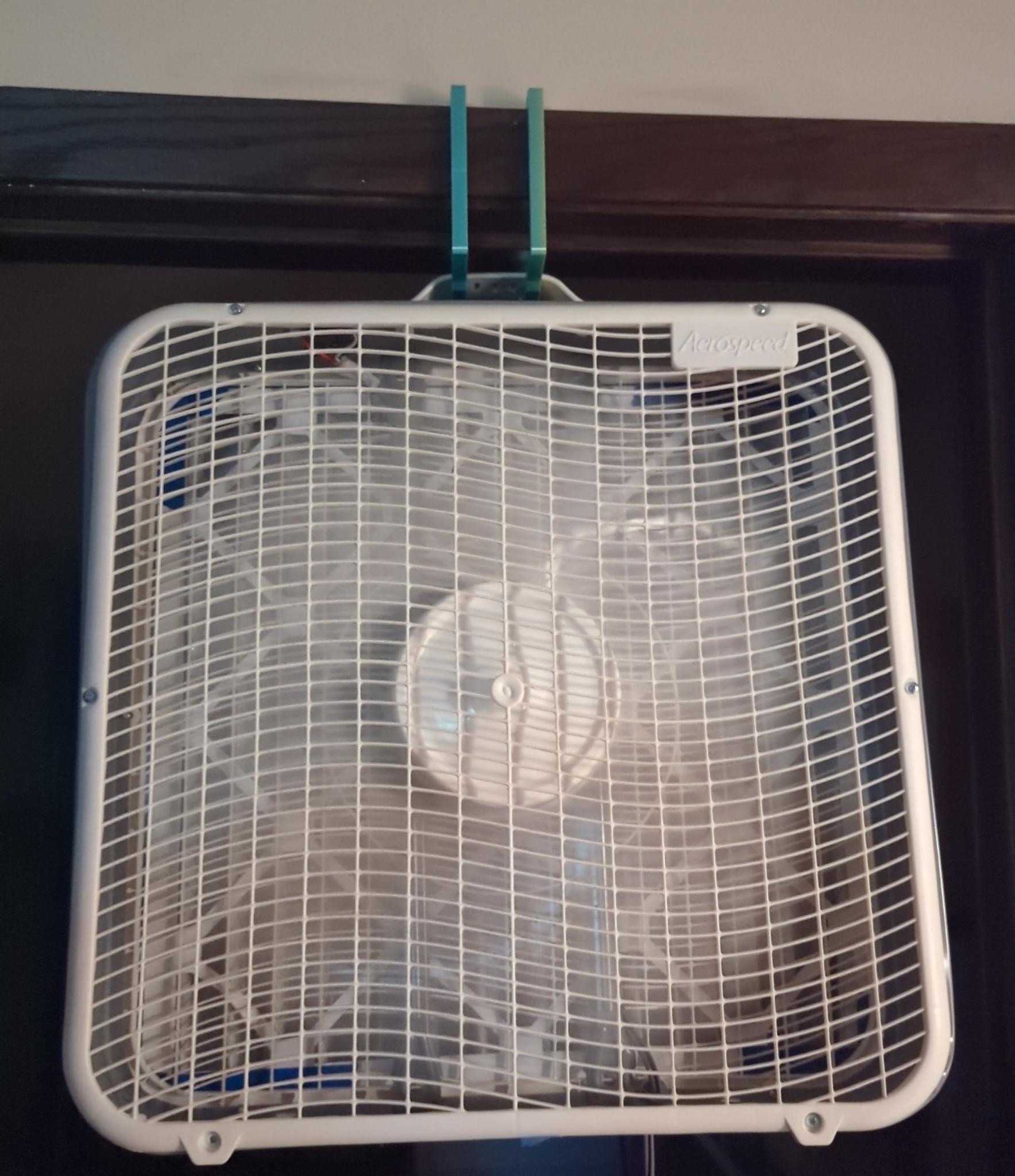 Box Fan Hanger Bracket (Door Frame) by asewill | Download free STL ...