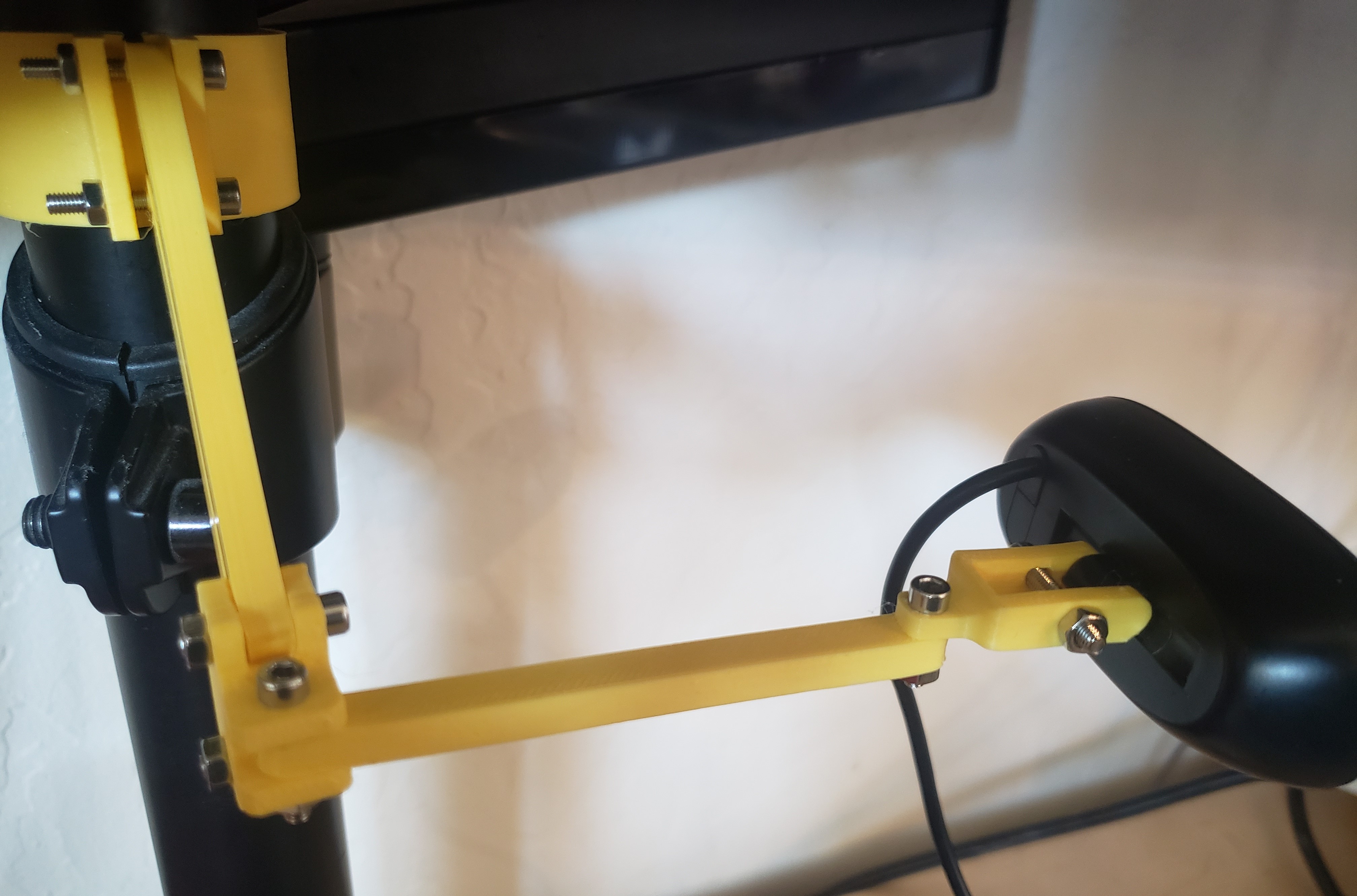 Logitech C270 Webcam Monitor Stand Mount by Eric Woo-Shem | Download ...