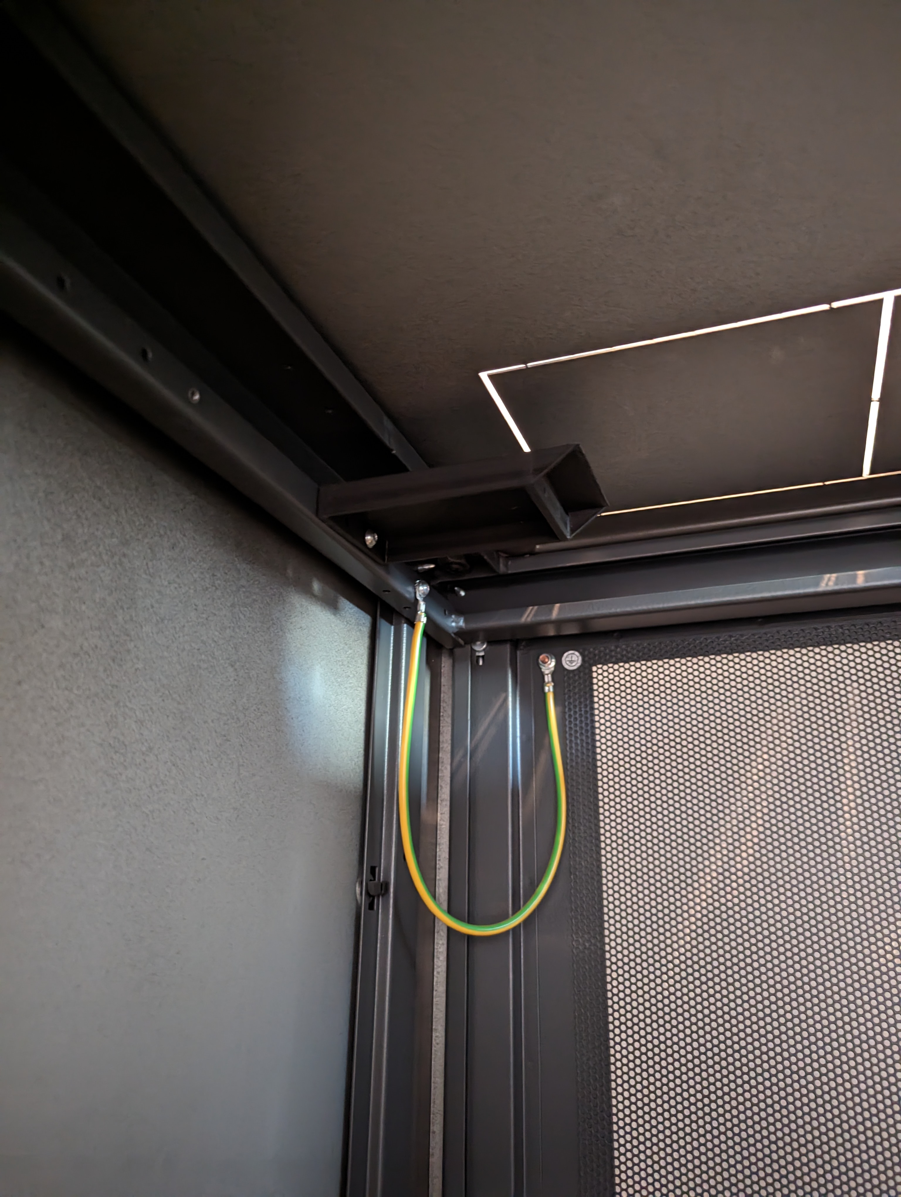 19" RackRail Offest Brace by Nidomiro | Download free STL model | Printables.com