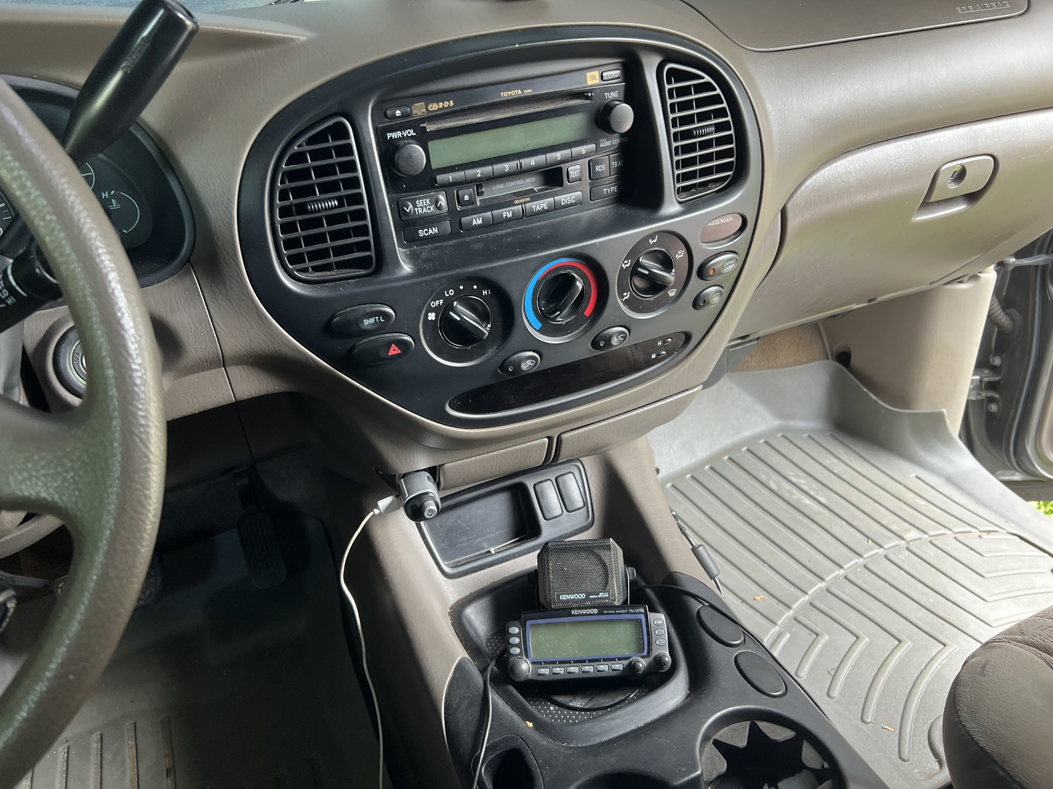 Kenwood TM-D700 Display and Speaker Mount by tully | Download free STL ...