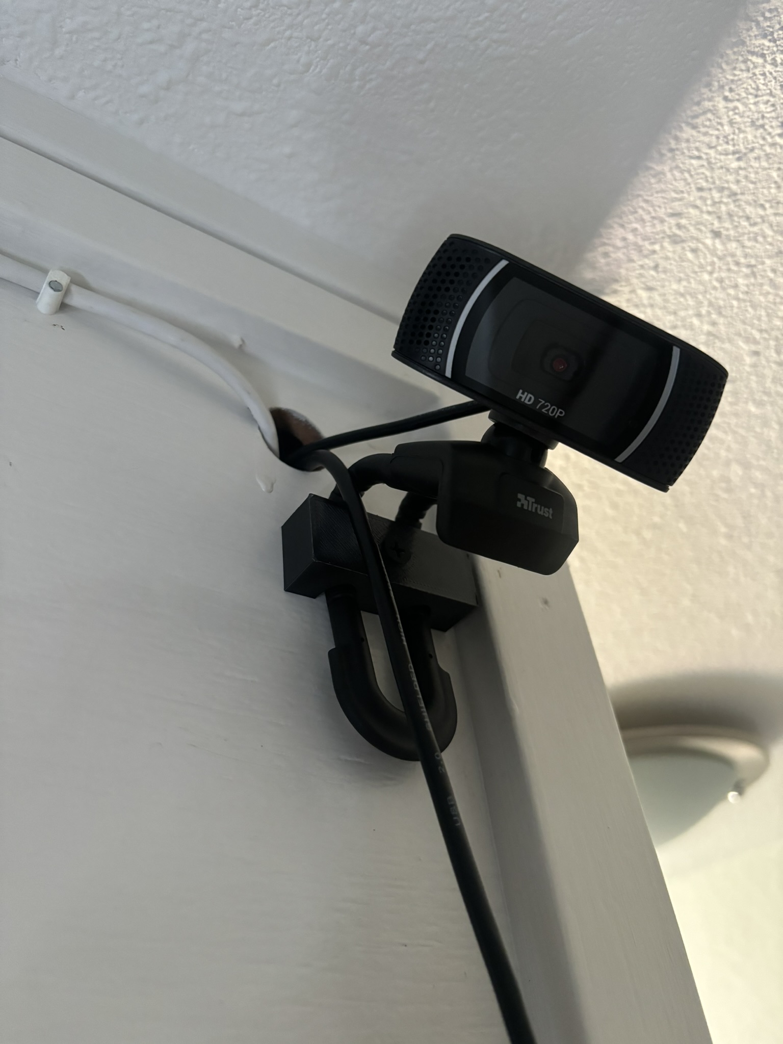 Simple Webcam wall mount by HenkiePenkie | Download free STL model ...
