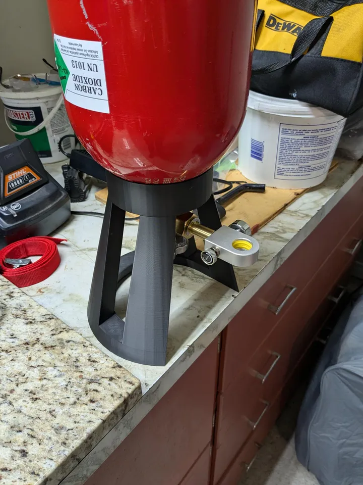 CO2 cylinder stand by gmaranda | Download free STL model | Printables.com