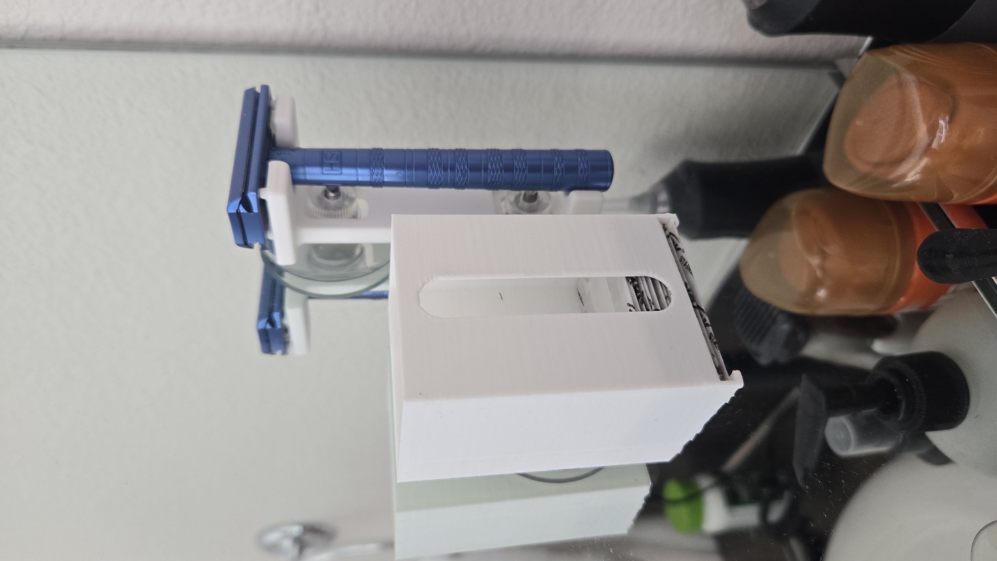 Razor dispenser for suction cups by Krones | Download free STL model ...