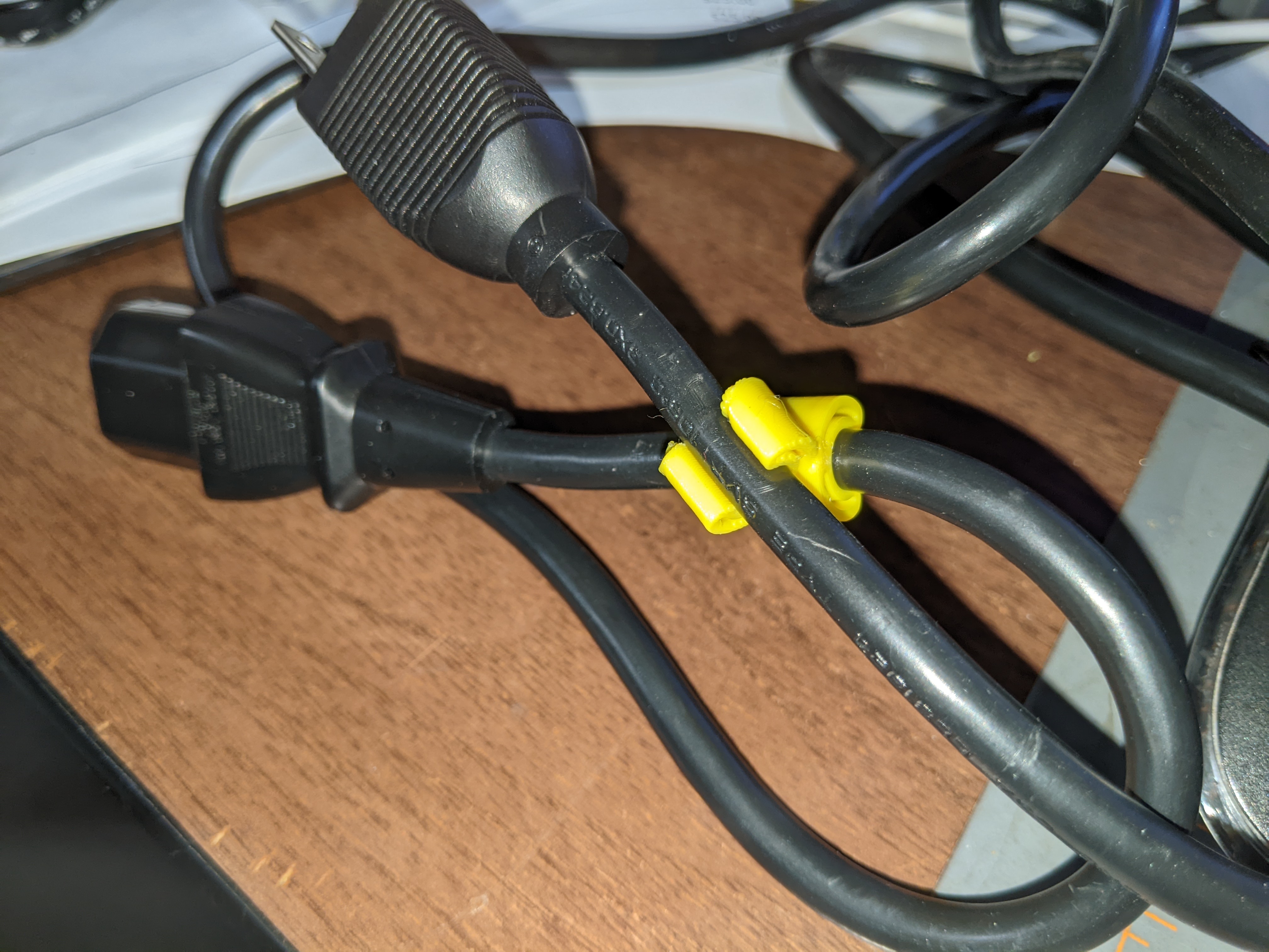 Cord Clip Plug Keeper - Four Versions by kaje | Download free STL model ...