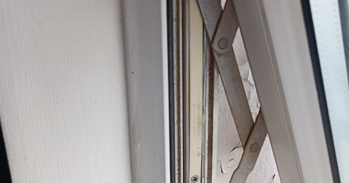 Awning window blocker by Guillaume L | Download free STL model ...