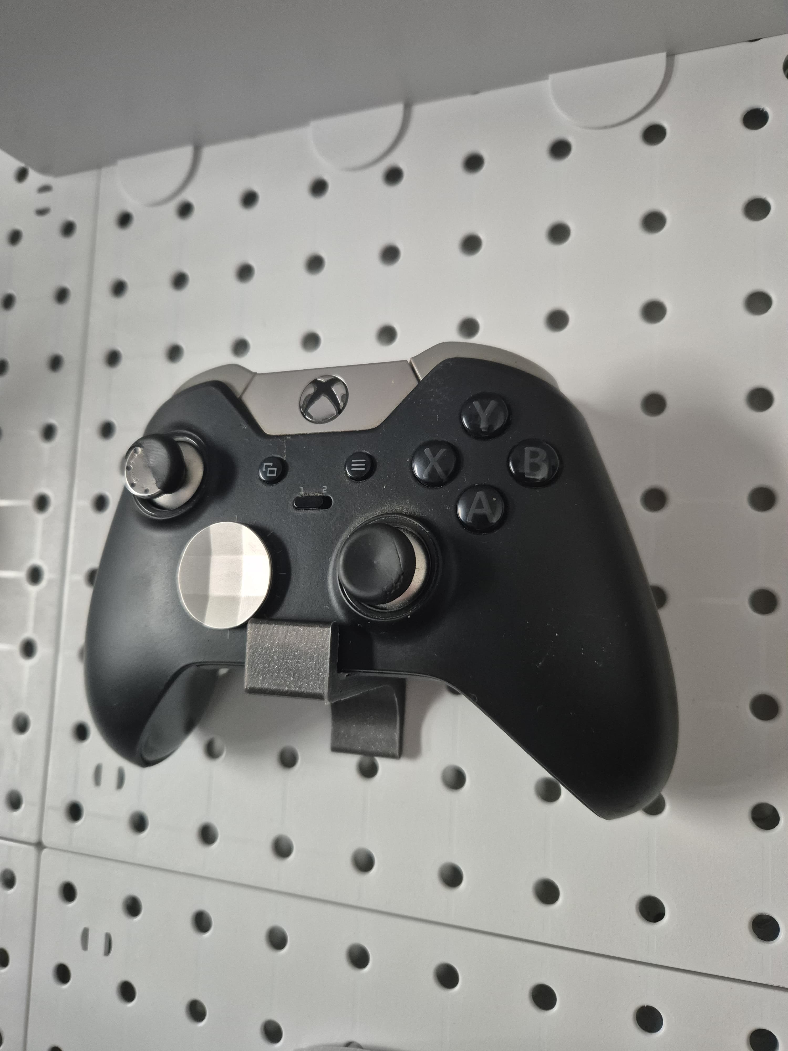 Hole PegBoard Controller Holder by acfreire | Download free STL model ...