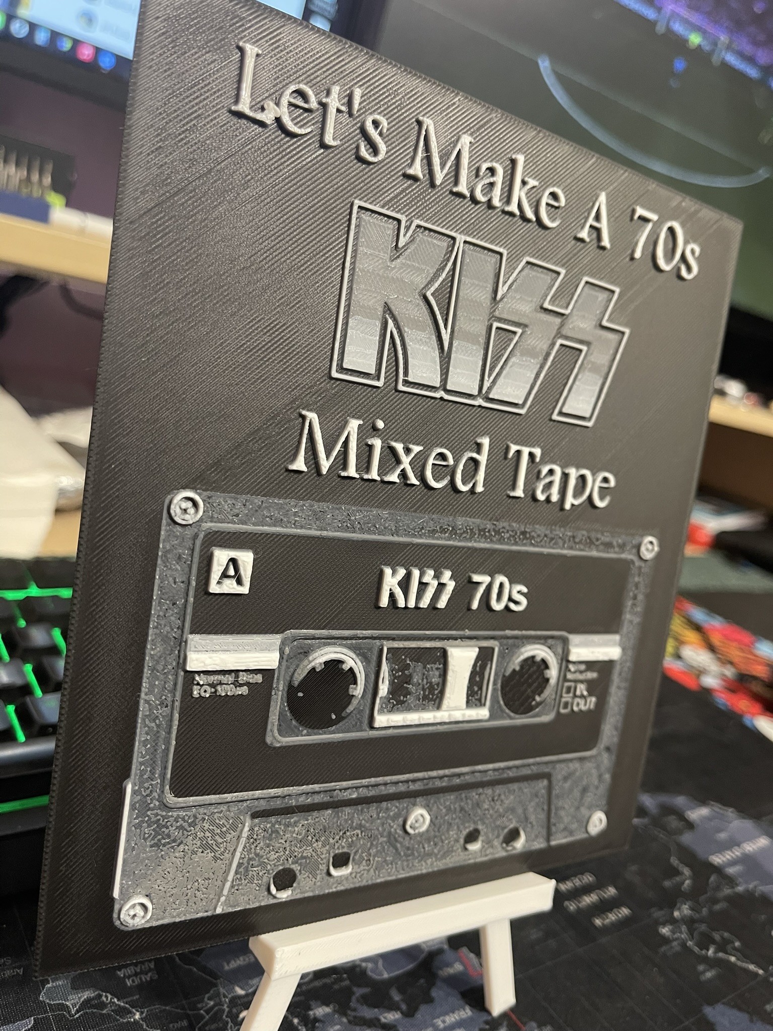 Kiss (#4) Sign - Hueforge by ideat0m | Download free STL model ...