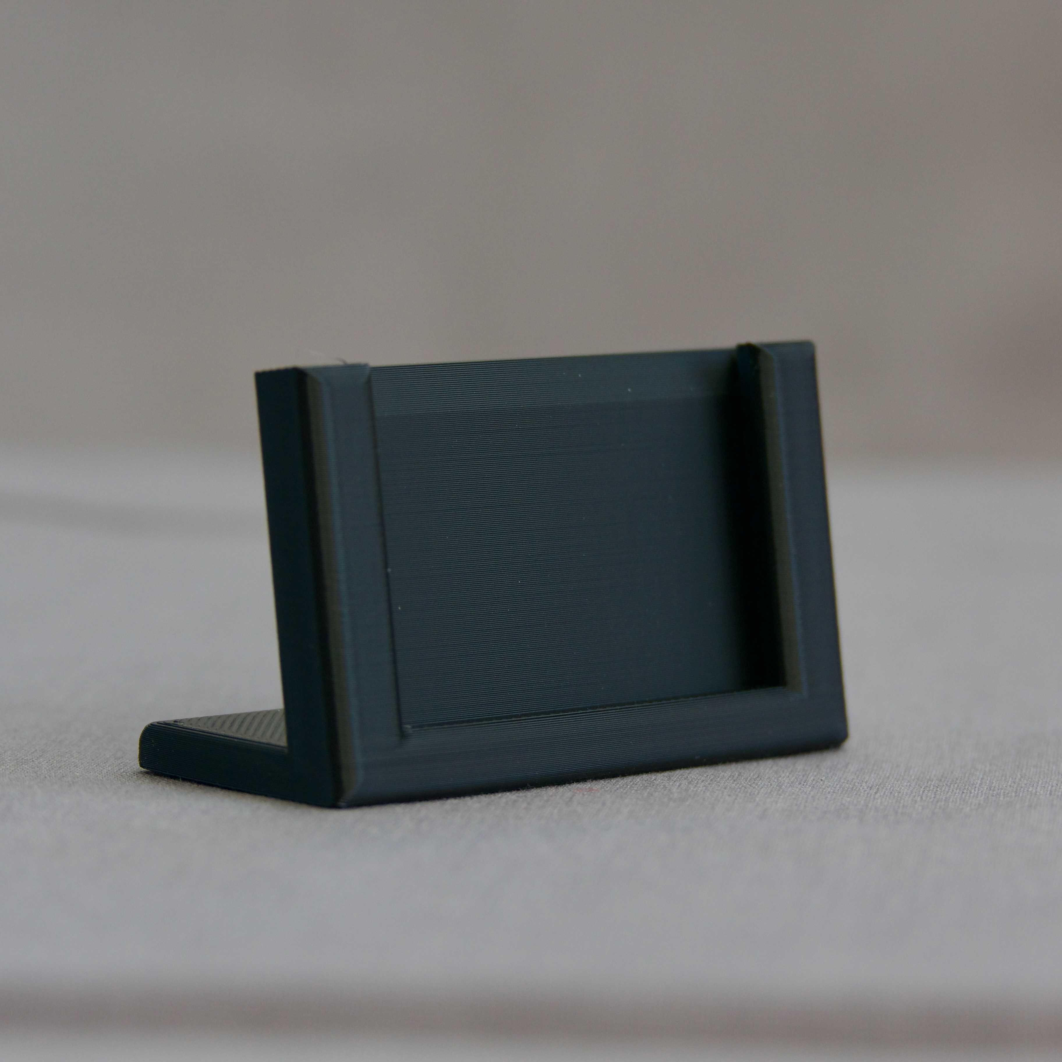 Label Stand With Swappable Labels by raymanengland | Download free STL ...