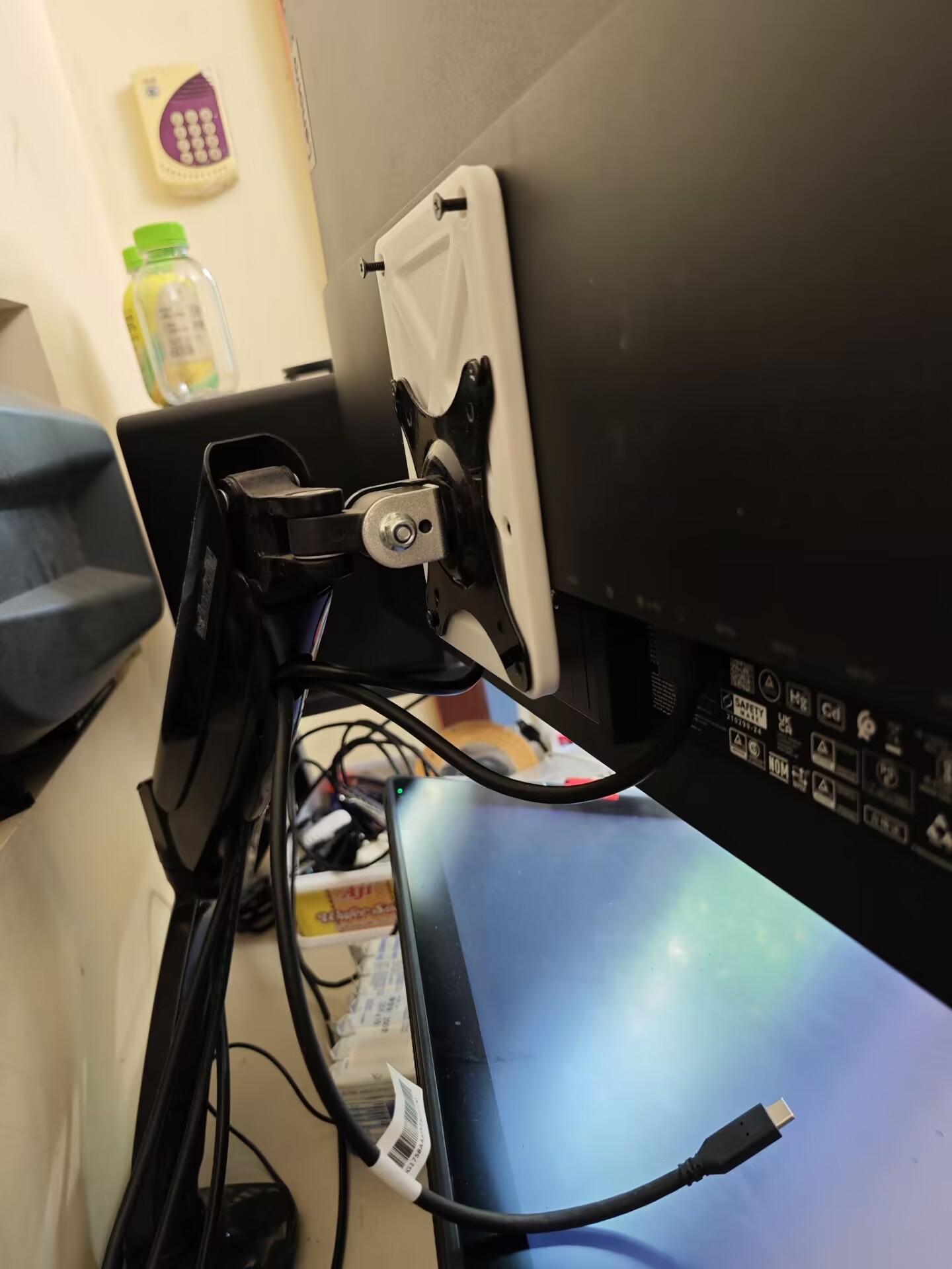 100x100 VESA mount point shifter by Boris Xiao | Download free STL ...