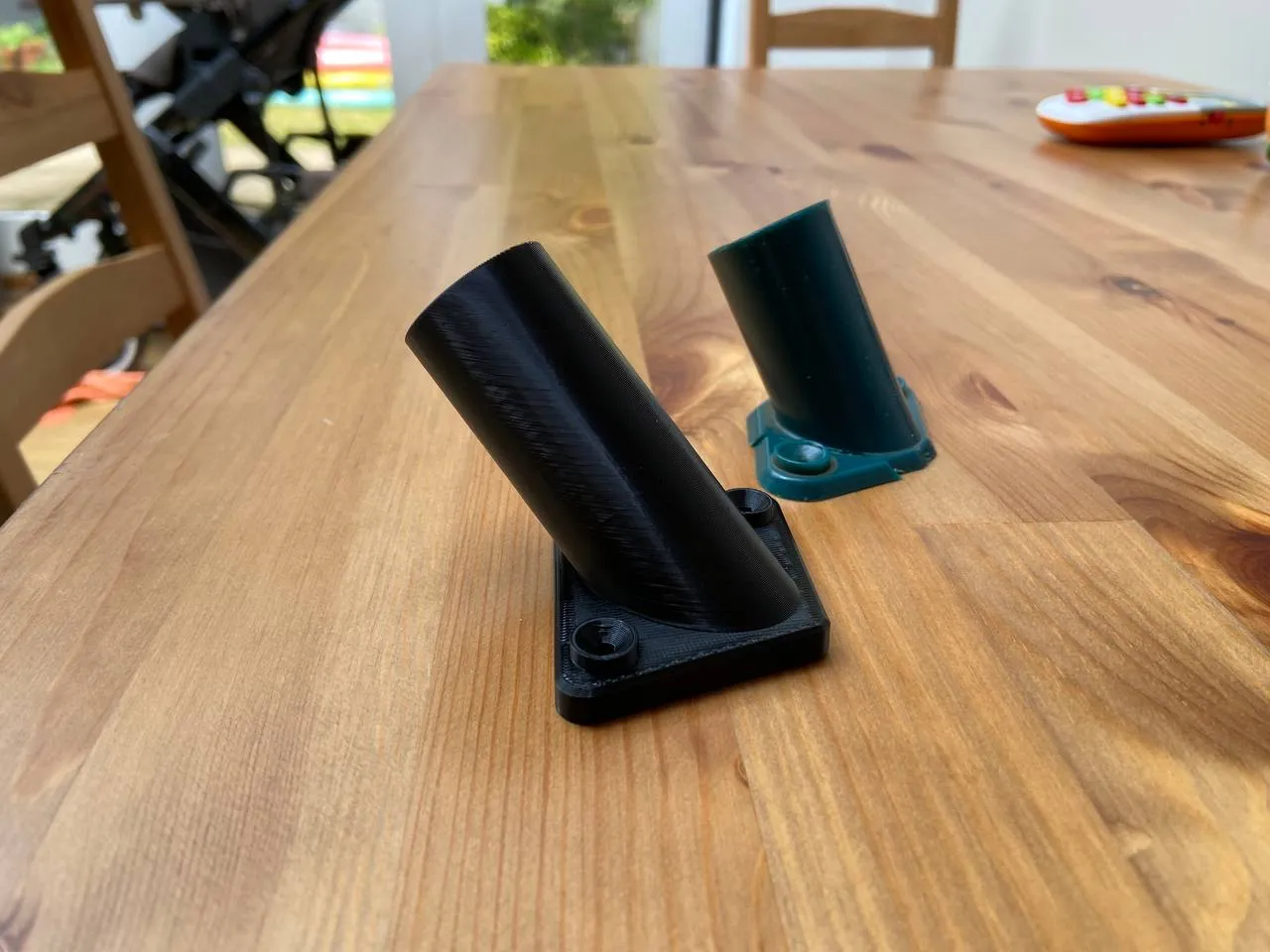 Broom mount threaded by Oleks | Download free STL model | Printables.com