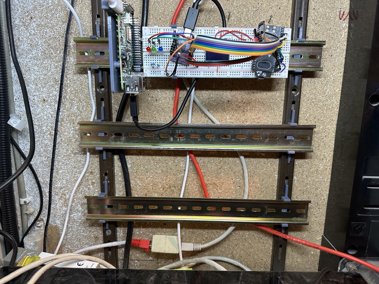DIN rail to wall rail mount by robobit | Download free STL model ...