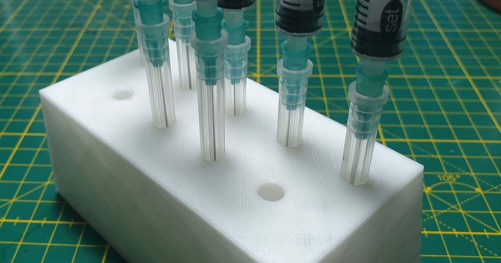Syringe Holder by Oka | Download free STL model | Printables.com