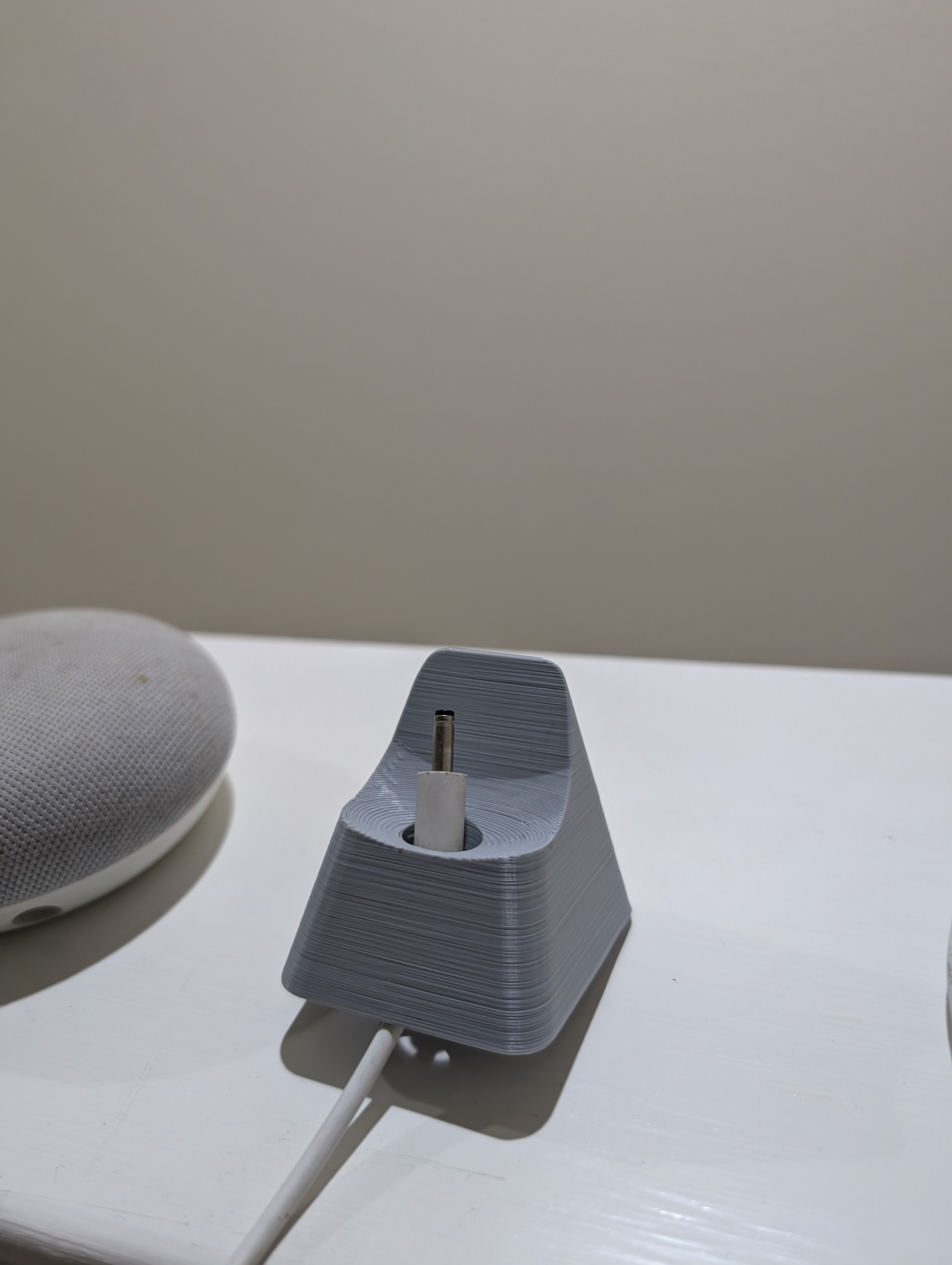 Google Home mini stand Universal plug by DMW09 | Download free STL ...