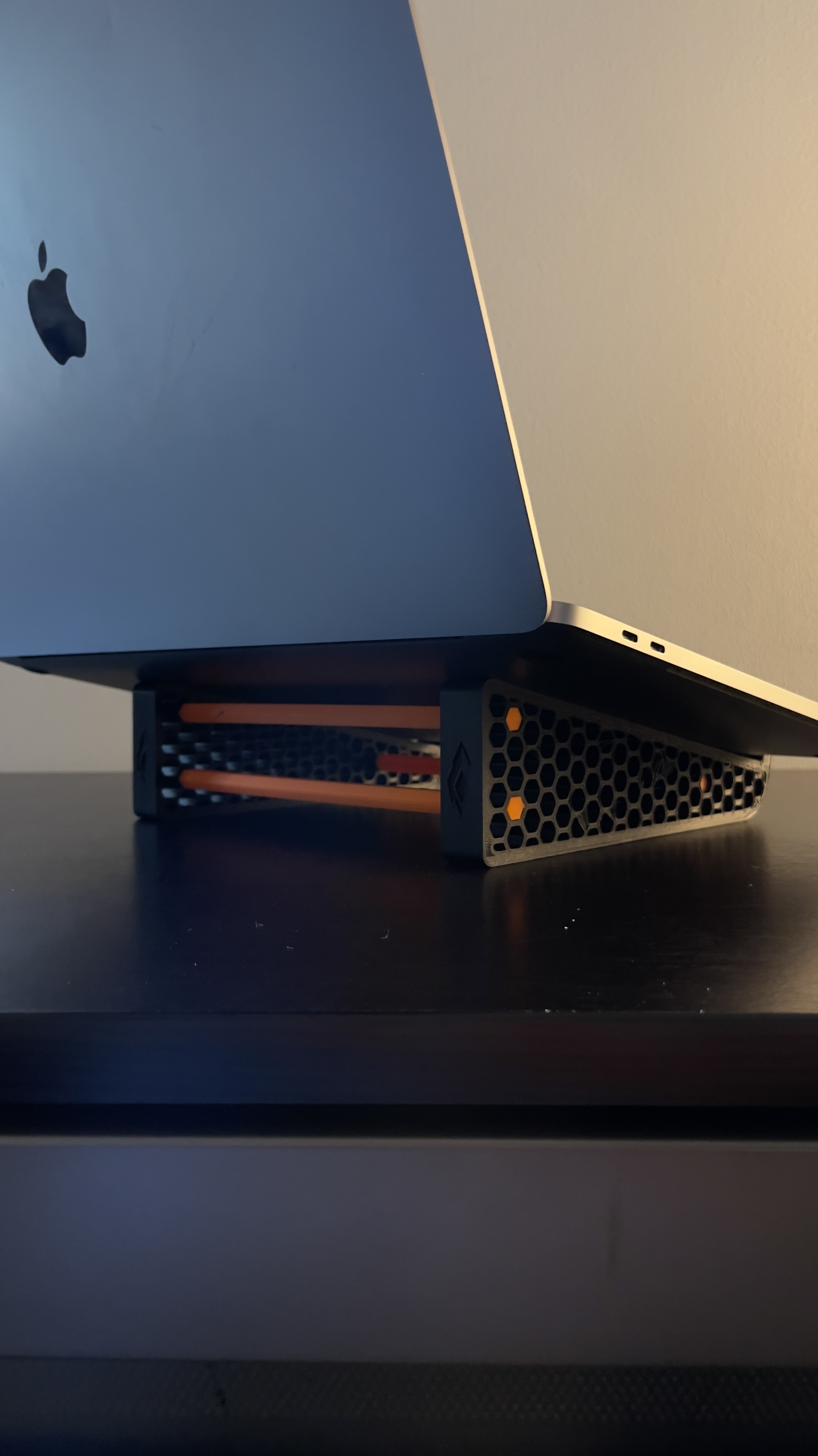 Stels macbook stand by SMPL Channel | Download free STL model ...