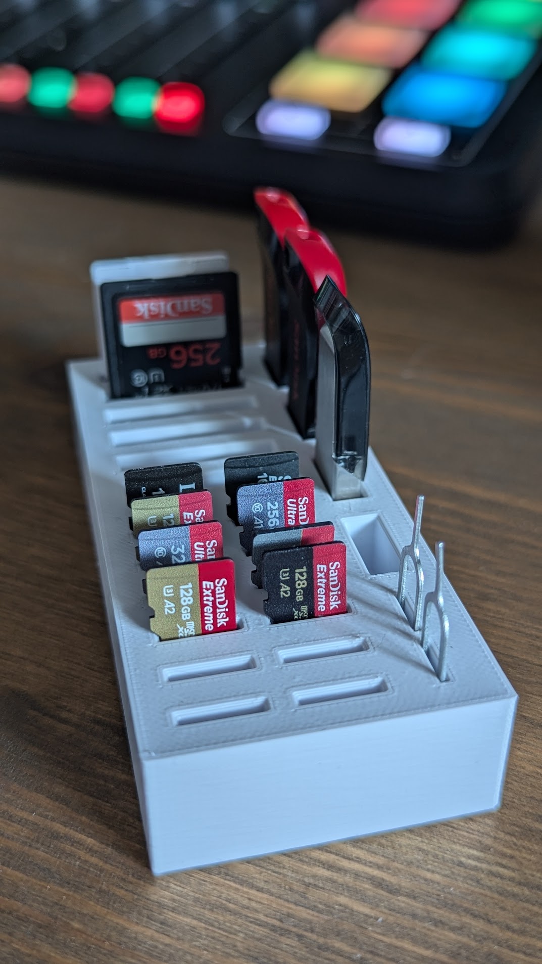 Desk USB and SD Card Holder by lostretrotapes | Download free STL model ...