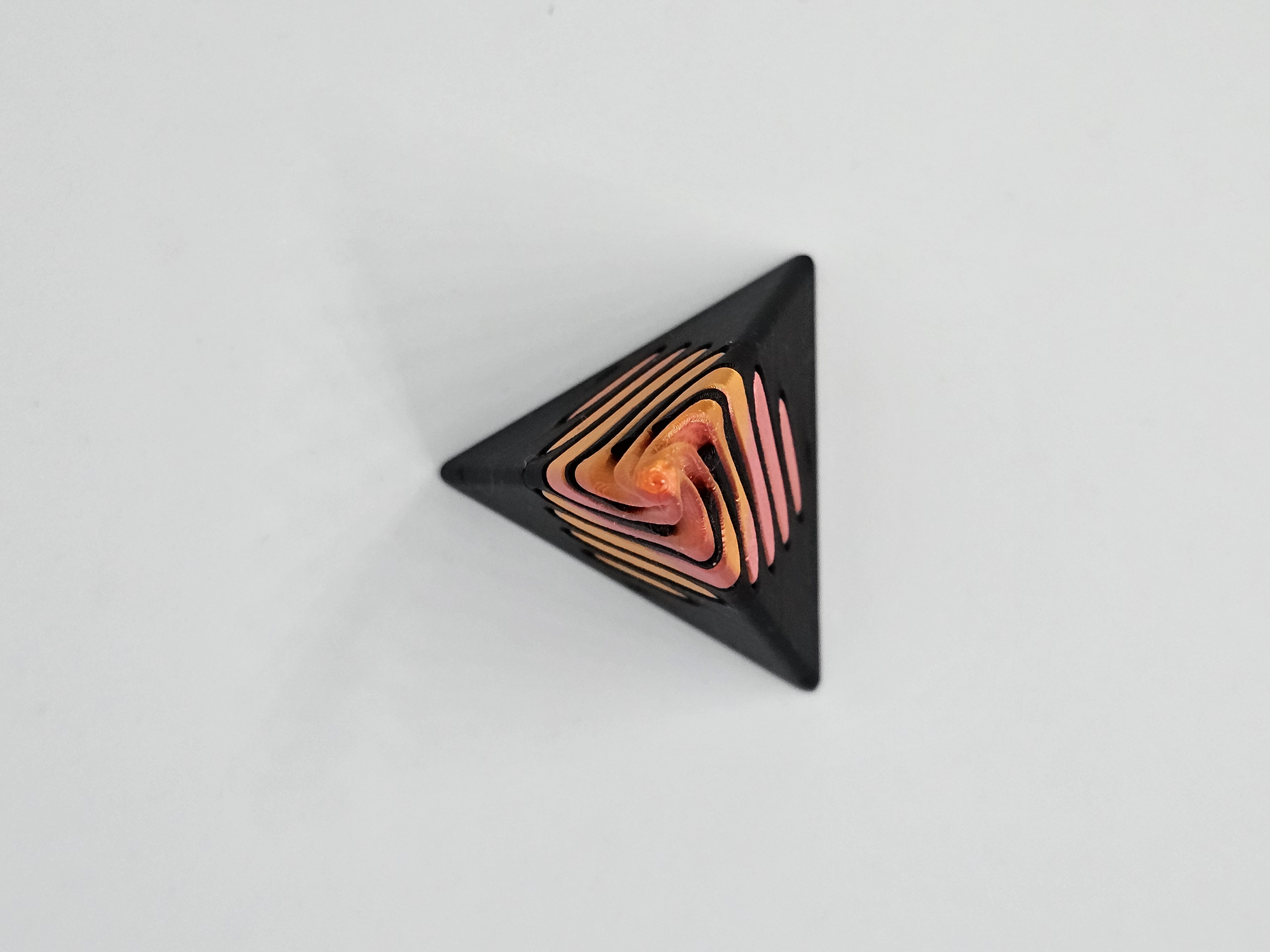 V2 - Mini Impossible Pyramid Passthrough illusion od autora RJ Design ...