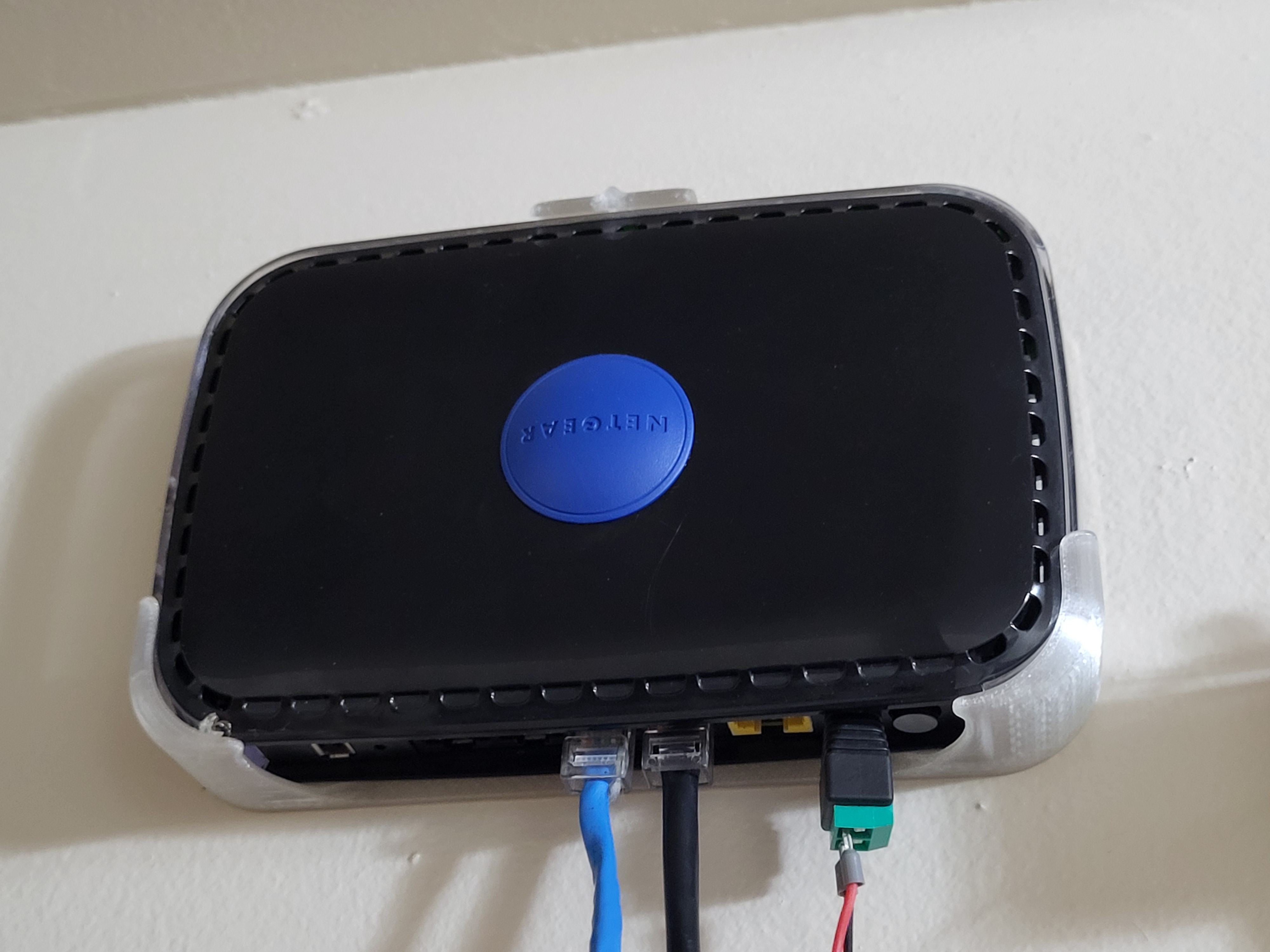 Netgear N600 WNDR3400 etc. Wall Mount by mozWORLD | Download free STL ...