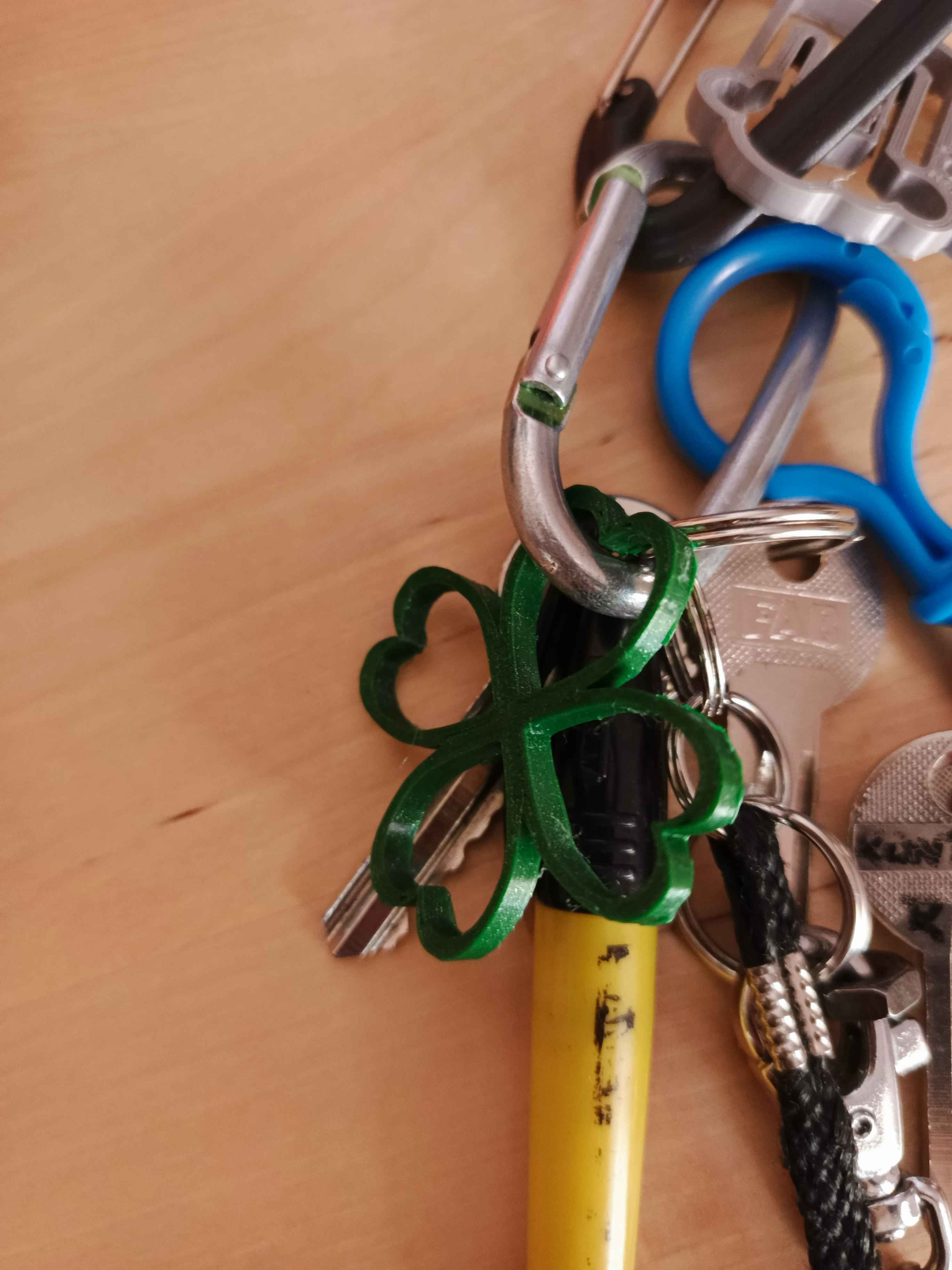 Four-leaf clover keychain by Sztrikes | Download free STL model ...