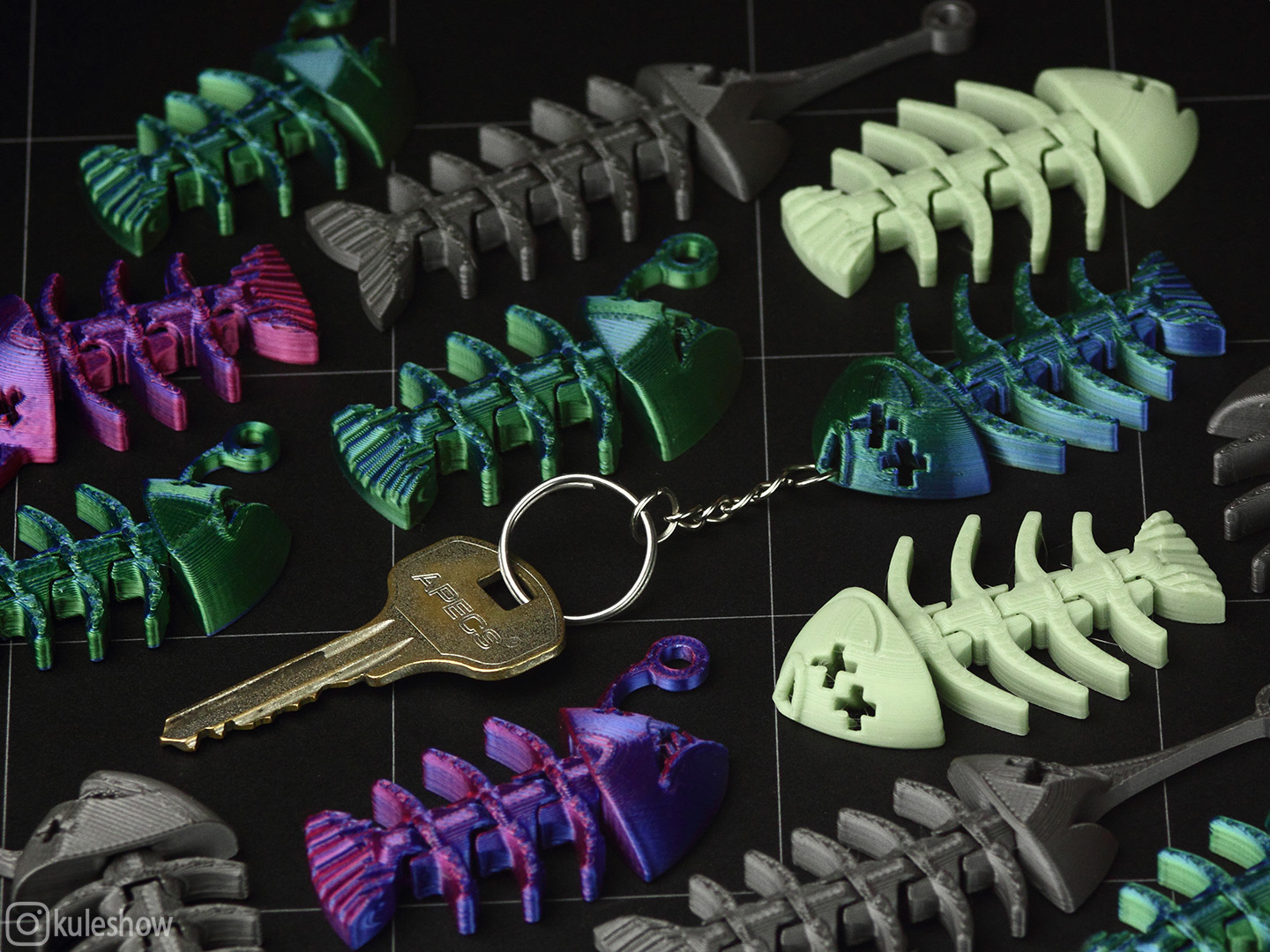 Flexi Fish Bone keychain by bigovereasy | Download free STL model ...