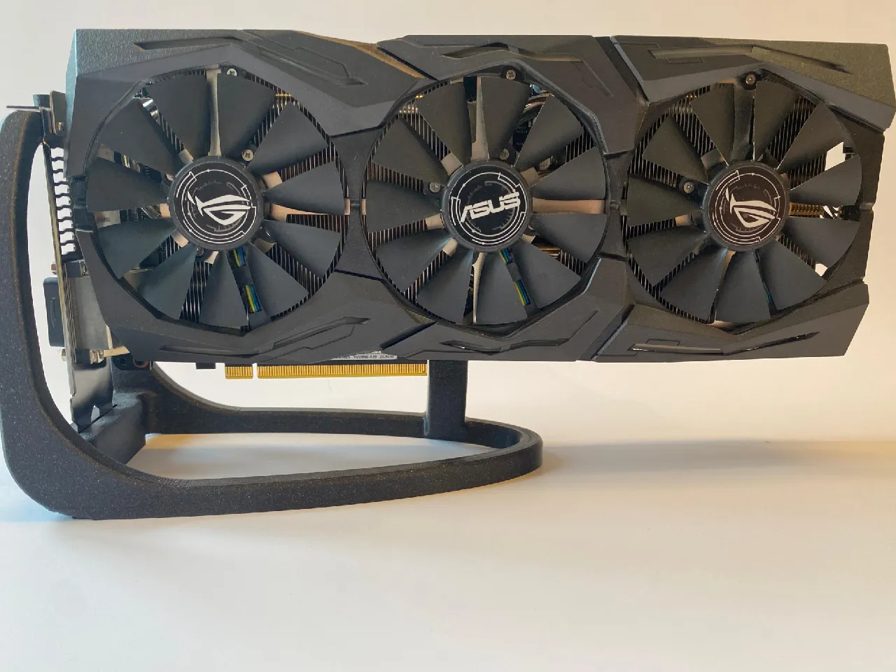 GPU Display Holder by Martin | Download free STL model | Printables.com