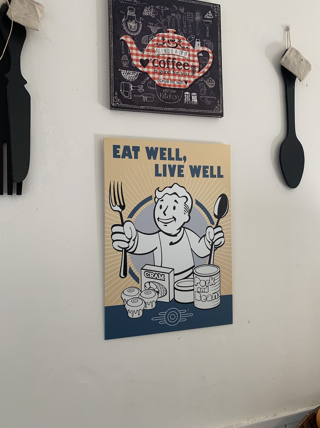 Minimalist wall hanger for metal poster (no gluing, Displate compatible ...