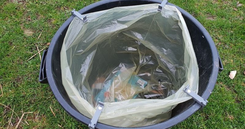 Magnetic garbage bag clip. by Samy | Download free STL model ...