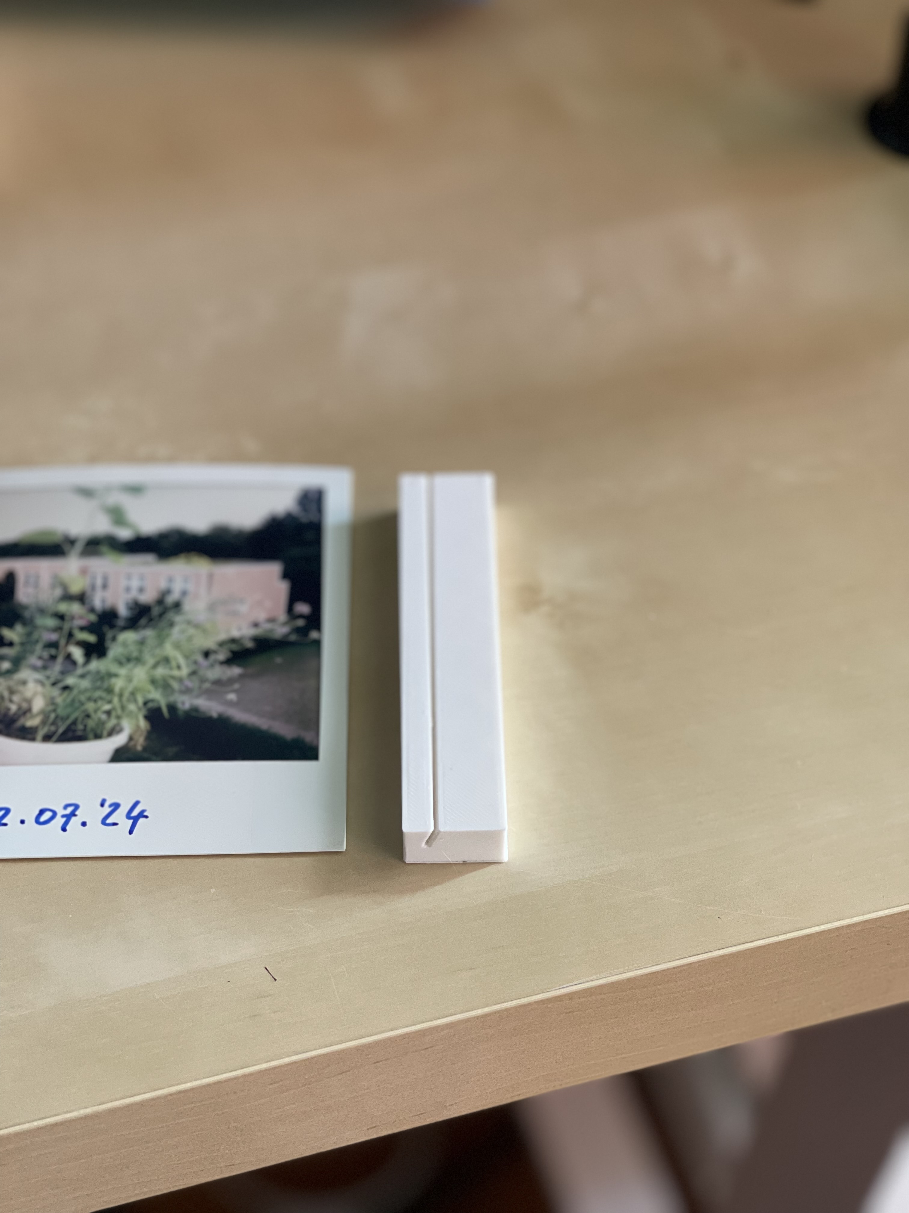 Simple Polaroid photo stand by maxheadroom | Download free STL model ...