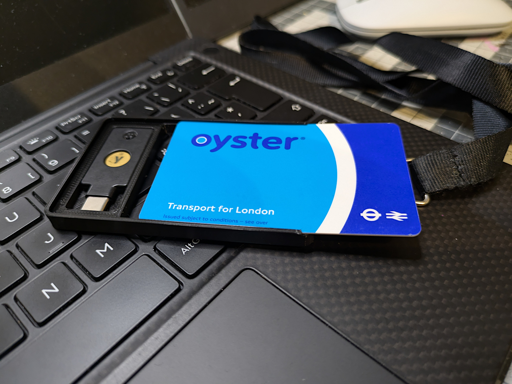 ID Card & YubiKey Holder by solbero | Download free STL model ...