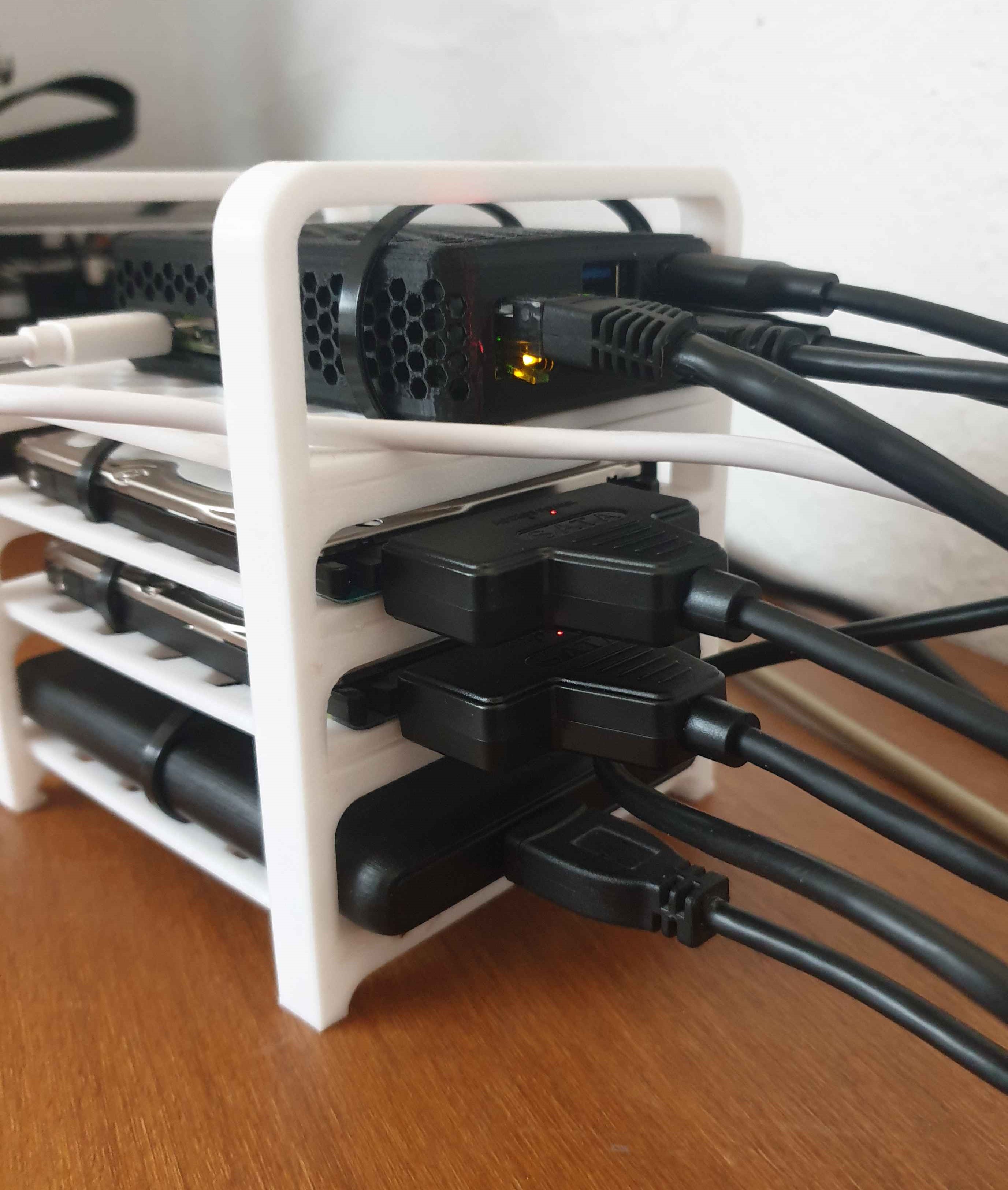 Raspberry Pi 3/4/5 nas drive shelf by vlzs | Download free STL model ...