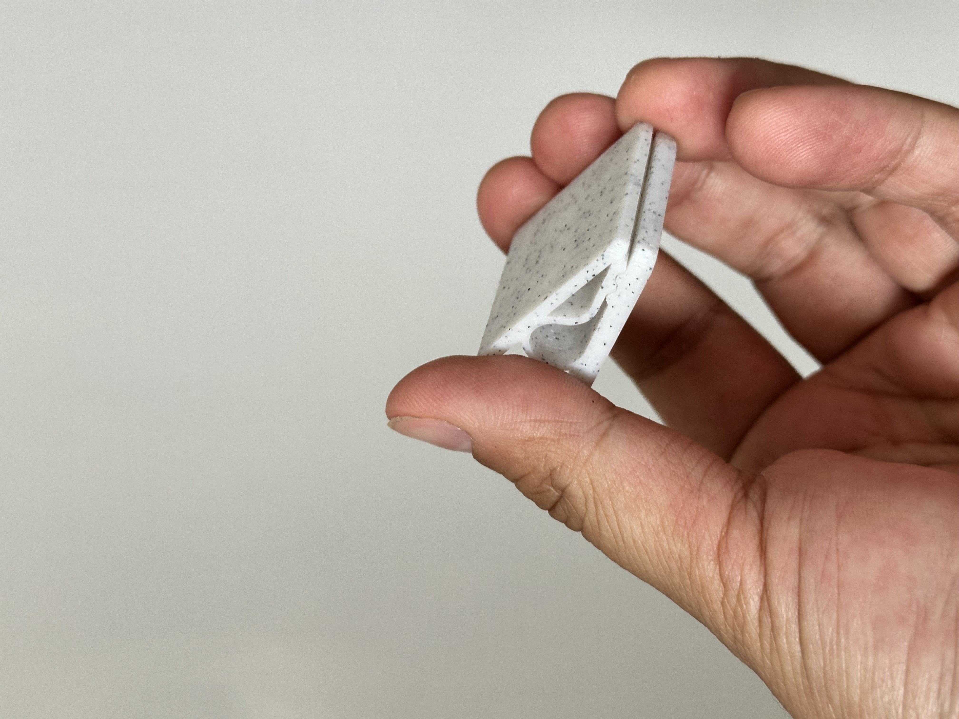 Magnet clip for cards and photos by harris | Download free STL model ...