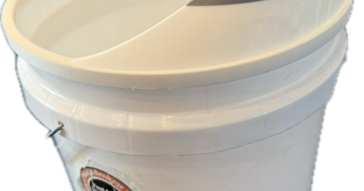 Bucket spout (2-gallon) by Paul Charkiewicz | Download free STL model ...